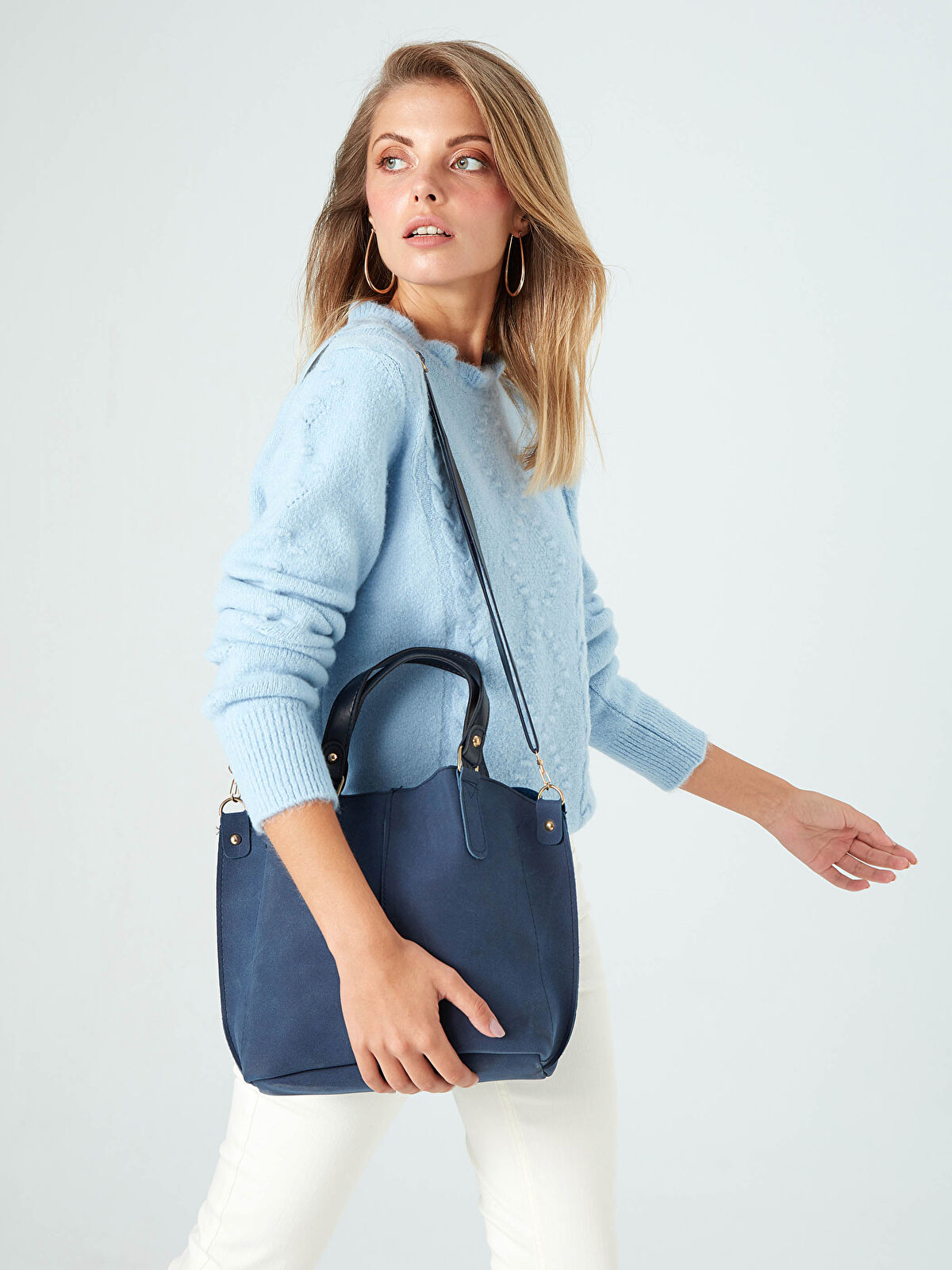 Bagmori Üç Bölmeli Çıtçıt Detaylı Nubuk Çanta Bagmori Üç Bölmeli Çıtçıt Detaylı Nubuk Çanta