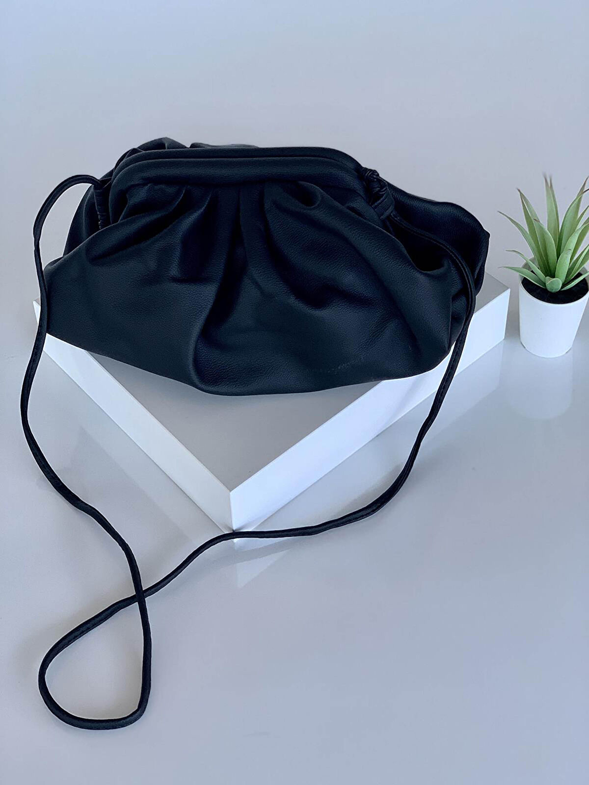 MOON ÇANTA İp Askılı Burslu Deri Omuz Çantası