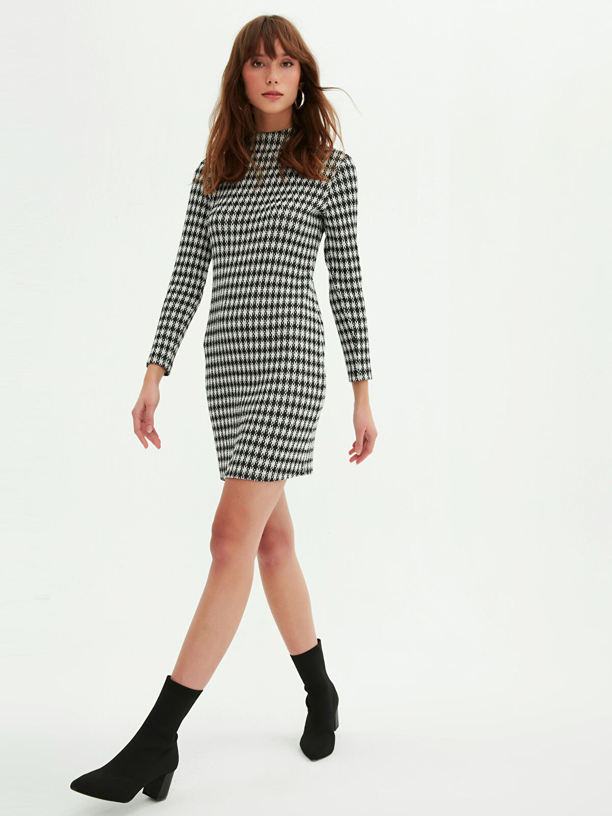 LCW LIMITED Dik Yaka Kaz Ayağı Desenli Uzun Kollu Kadın Elbise