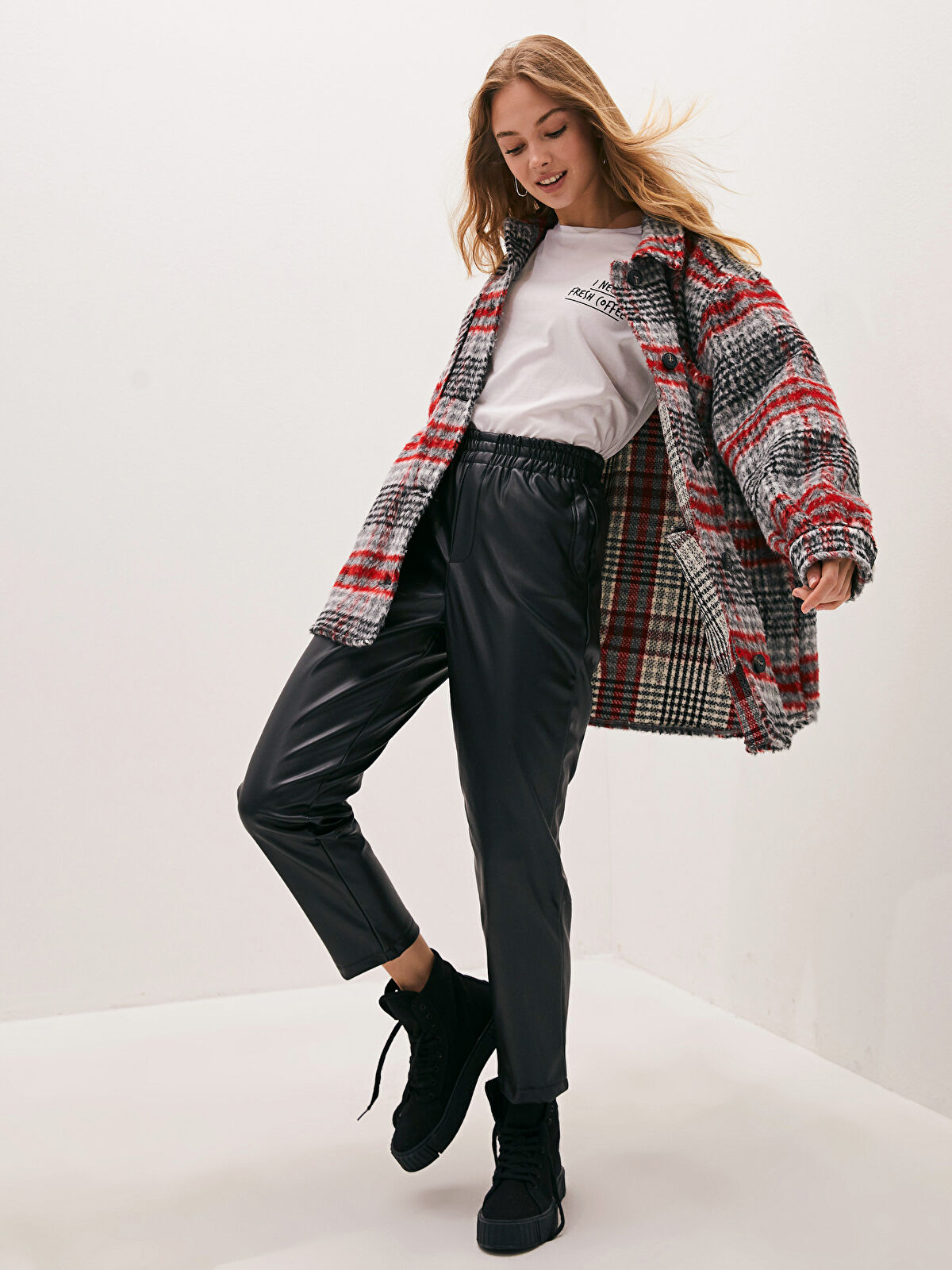 Deri Görünümlü Bilek Boy Pantolon