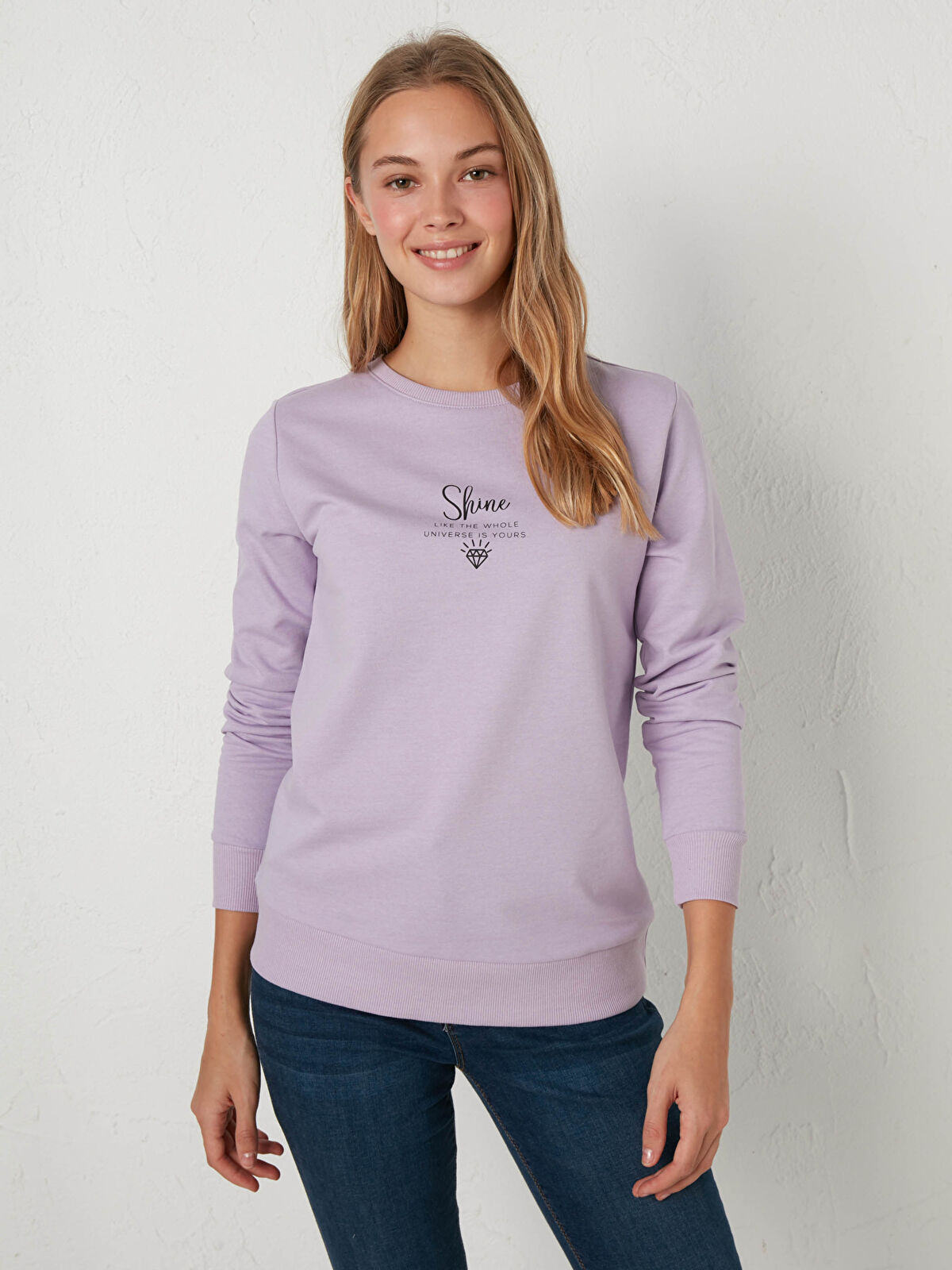 Sırtı Yazı Baskılı Sweatshirt