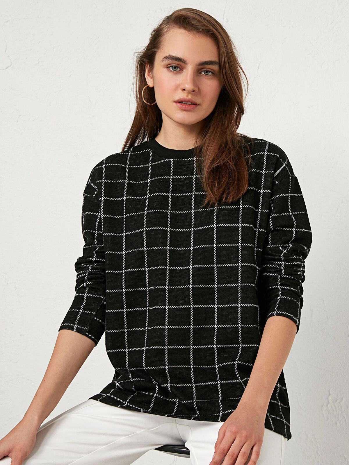 Bisiklet Yaka Uzun Kollu Kareli Kadın Tişört Bisiklet Yaka Uzun Kollu Kareli Kadın Tişört