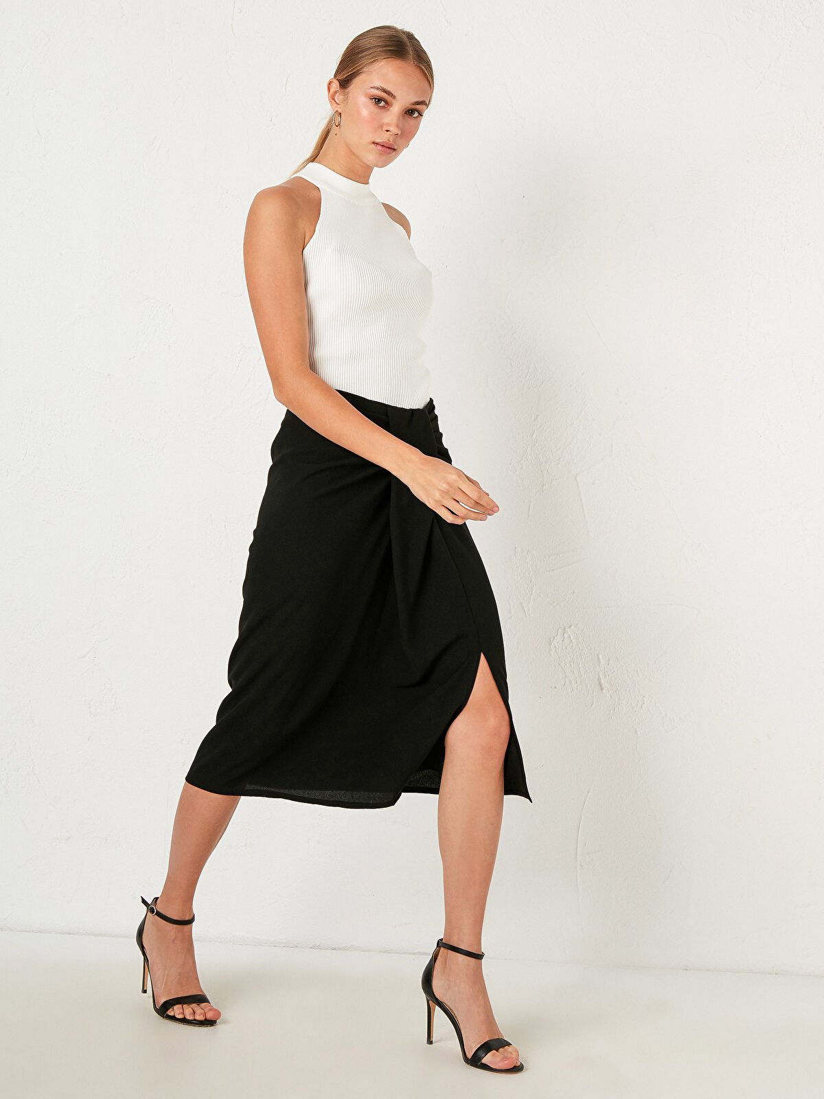 Büzgü Detaylı Kalem Etek