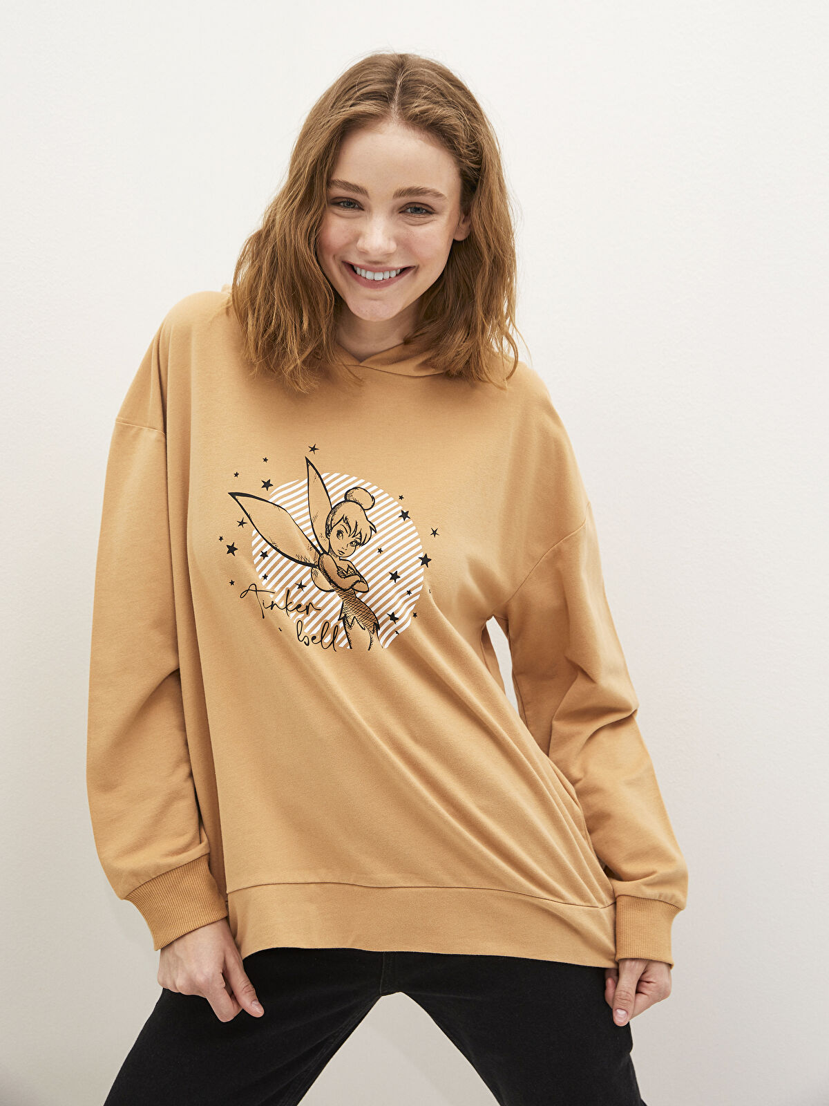 LCW CASUAL Bisiklet Yaka Tinker Bell Baskılı Uzun Kollu Kadın Sweatshirt Anne Kız Kombini LCW CASUAL Bisiklet Yaka Tinker Bell Baskılı Uzun Kollu Kadın Sweatshirt Anne Kız Kombini