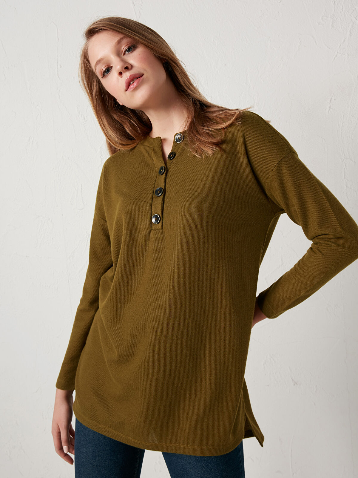 Yakası Düğme Detaylı Salaş Tunik