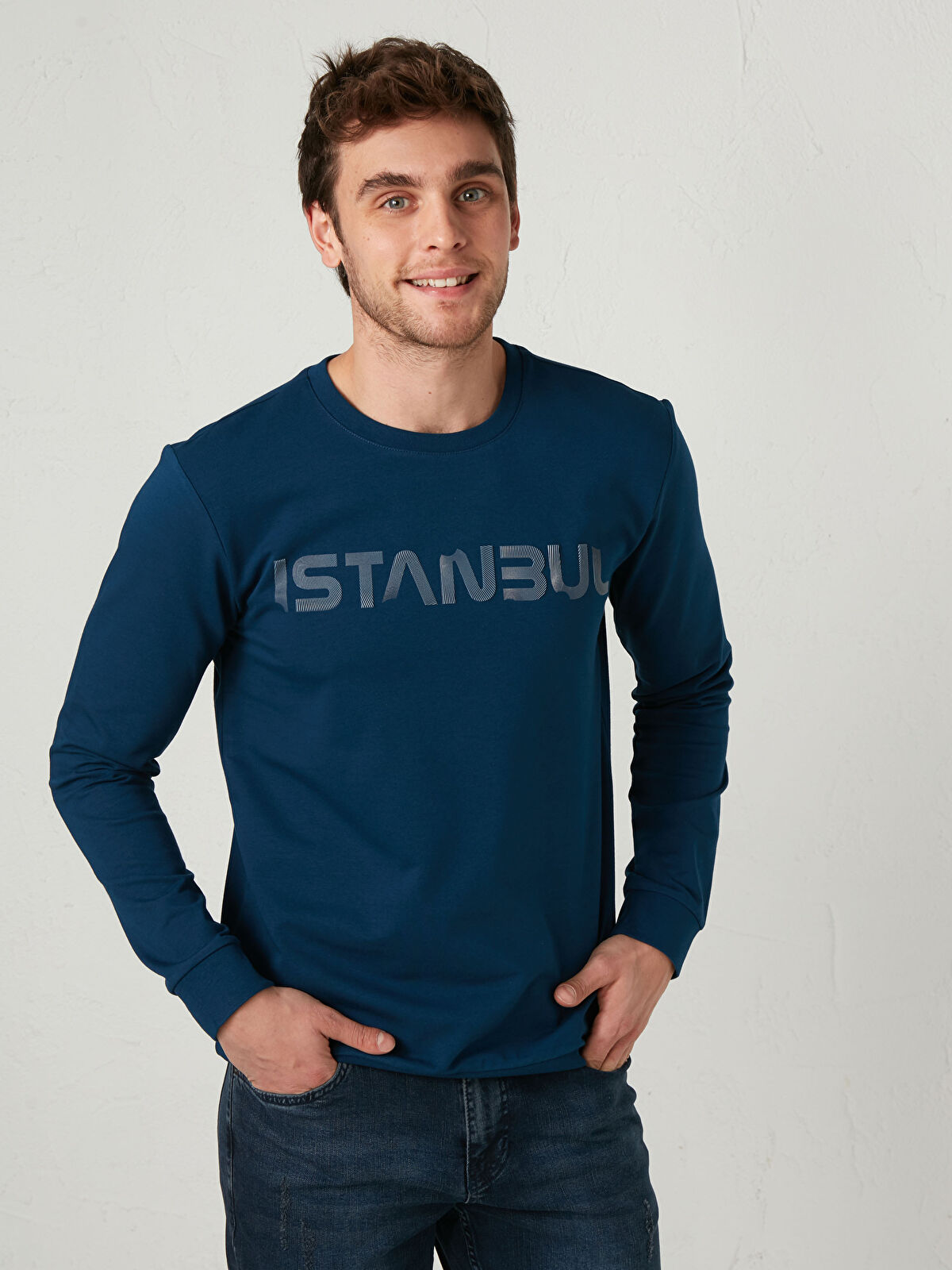Bisiklet Yaka İstanbul Baskılı İnce Sweatshirt