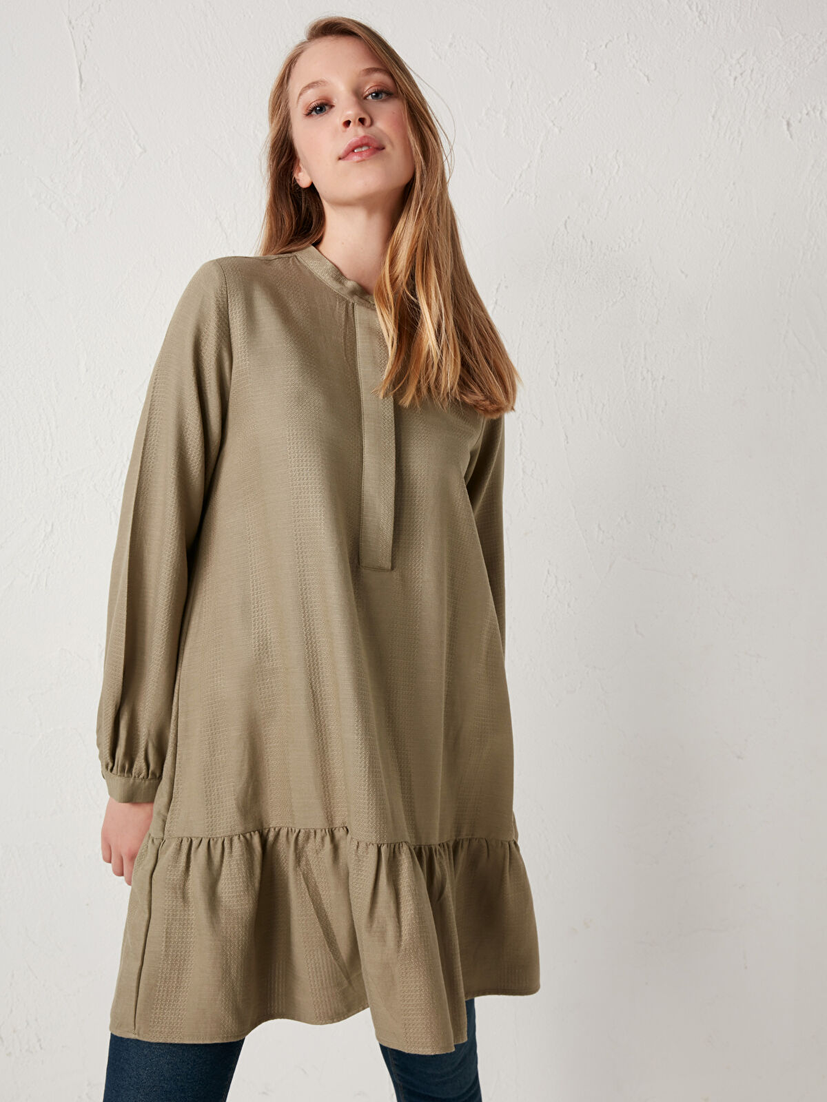 Yakası Düğme Detaylı Pamuklu Tunik Yakası Düğme Detaylı Pamuklu Tunik