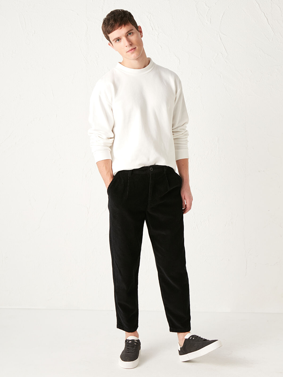 Standart Kalıp Kadife Pantolon