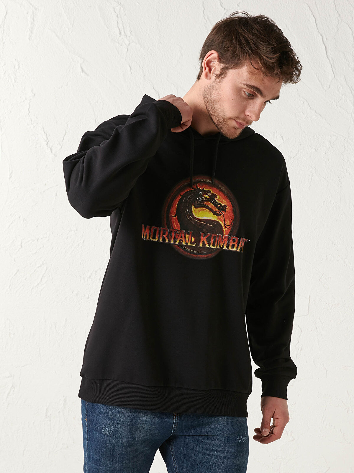 Mortal Kombat Baskılı Kapüşonlu Kalın Sweatshirt Mortal Kombat Baskılı Kapüşonlu Kalın Sweatshirt