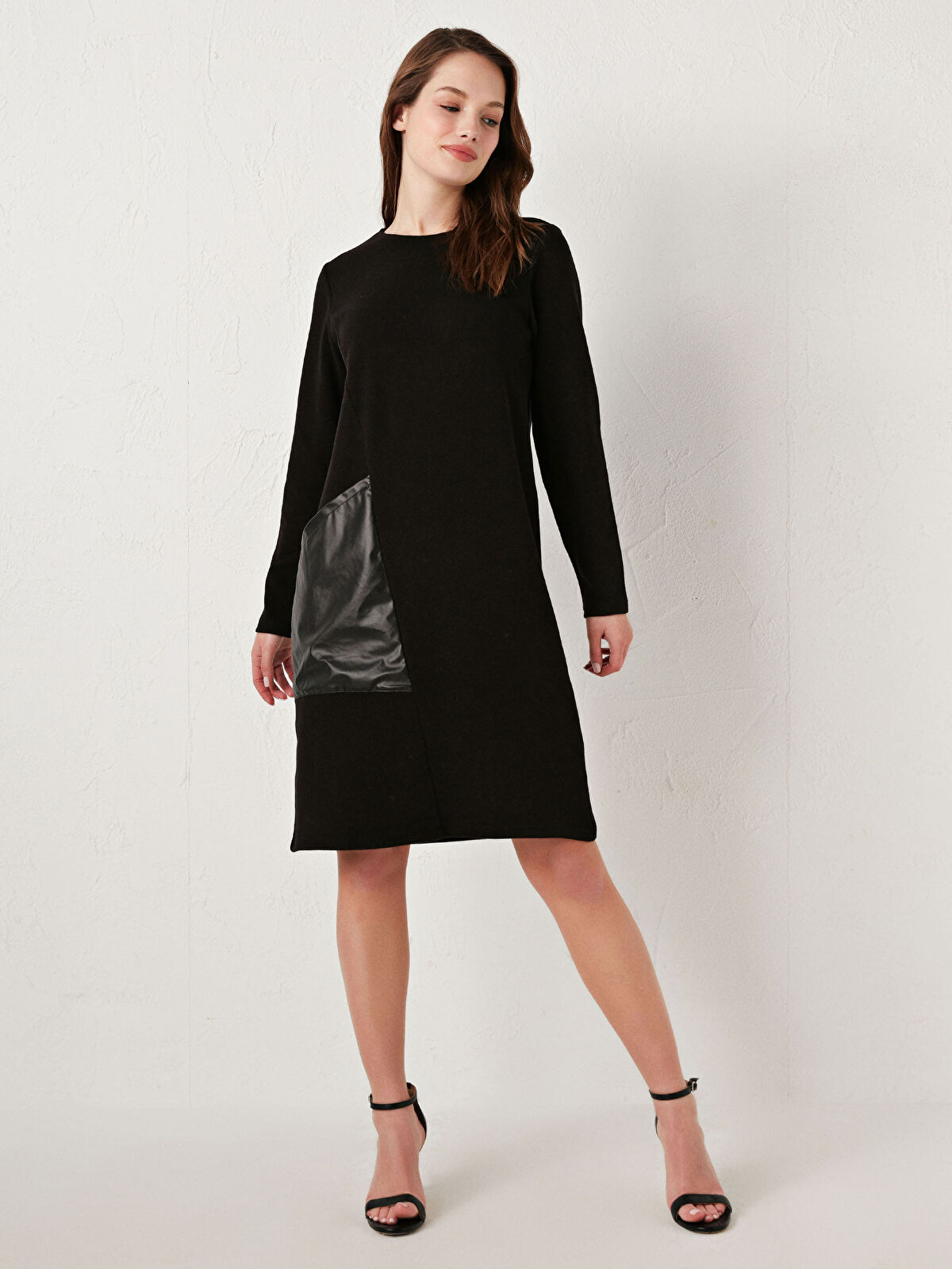 Bisiklet Yaka Deri Detaylı Elbise