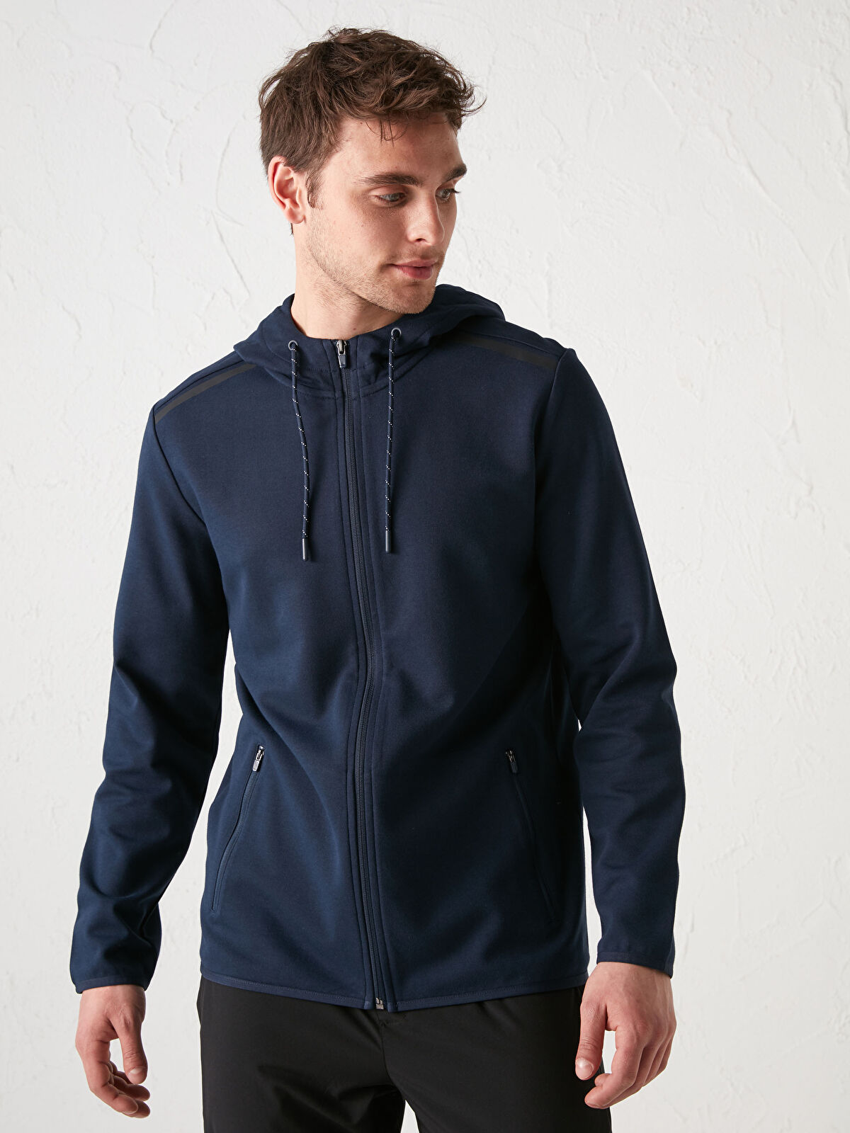 Standart Kalıp Kapüşonlu Erkek Aktif Spor Hırka Standart Kalıp Kapüşonlu Erkek Aktif Spor Hırka