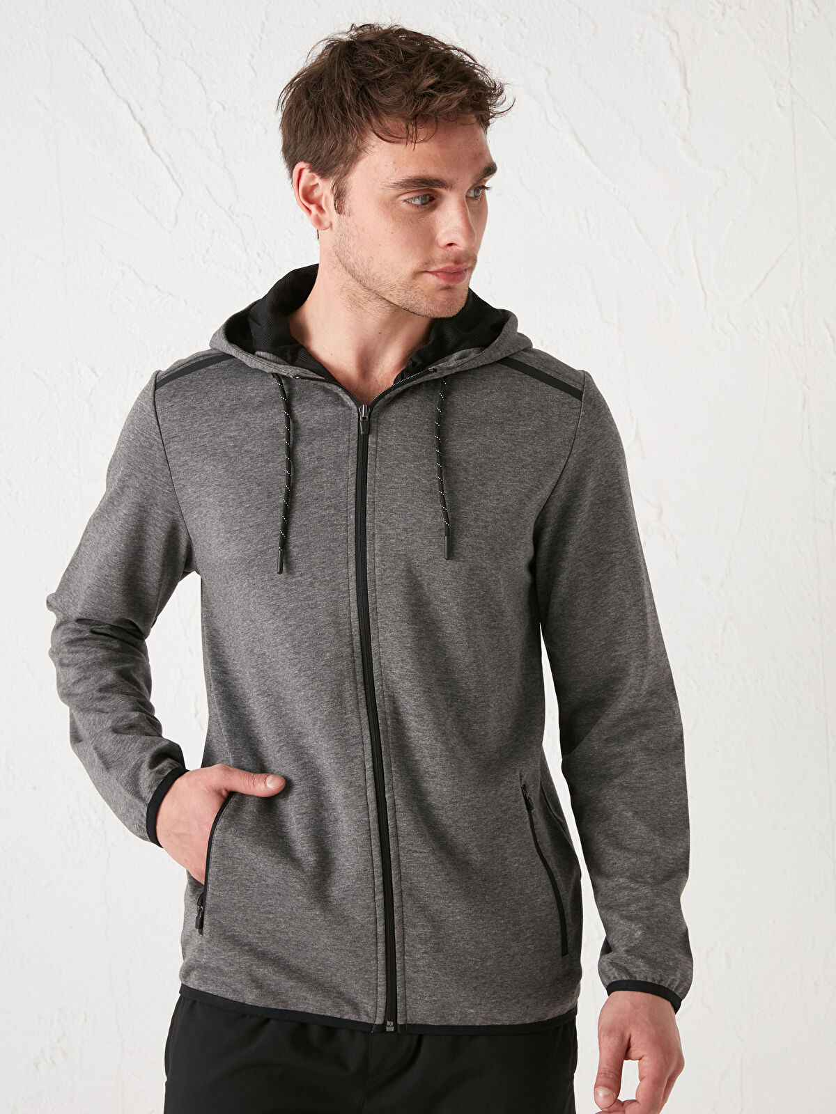 Standart Kalıp Kapüşonlu Erkek Aktif Spor Hırka Standart Kalıp Kapüşonlu Erkek Aktif Spor Hırka