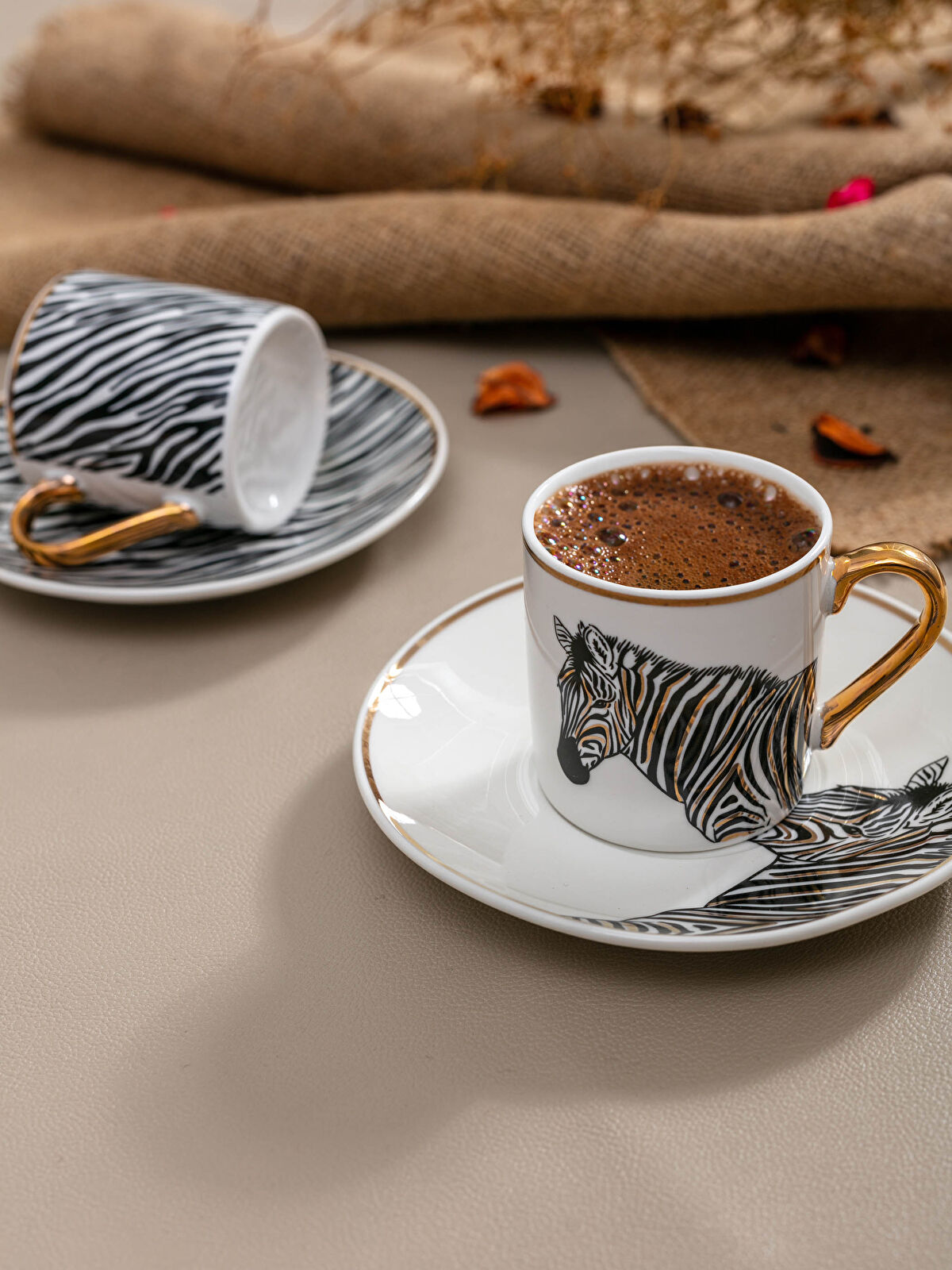 Zebra Desenli Porselen Türk Kahvesi Fincan Seti 2'li 5x5x6 Cm Zebra Desenli Porselen Türk Kahvesi Fincan Seti 2'li 5x5x6 Cm