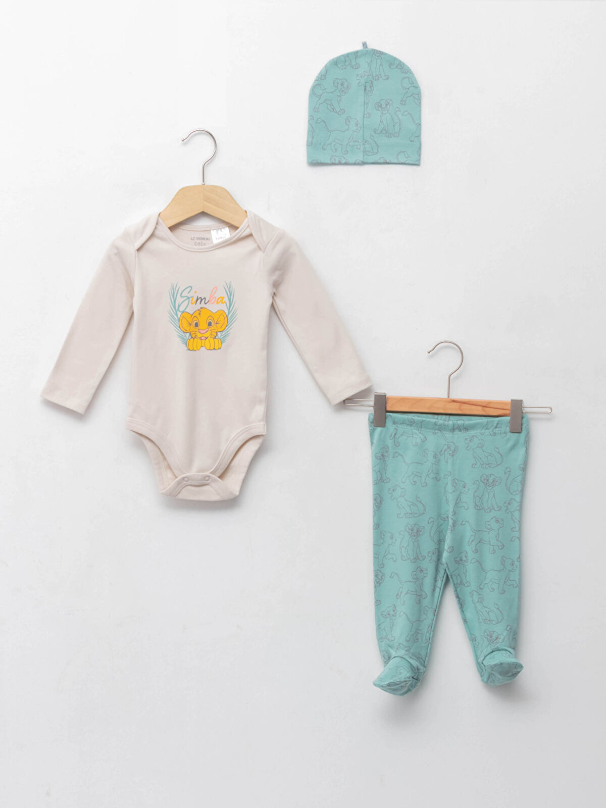 Bisiklet Yaka Uzun Kollu Aslan Kral Baskılı Pamuklu Erkek Bebek Çıtçıtlı Body Pantolon ve Bere 3'lü Takım