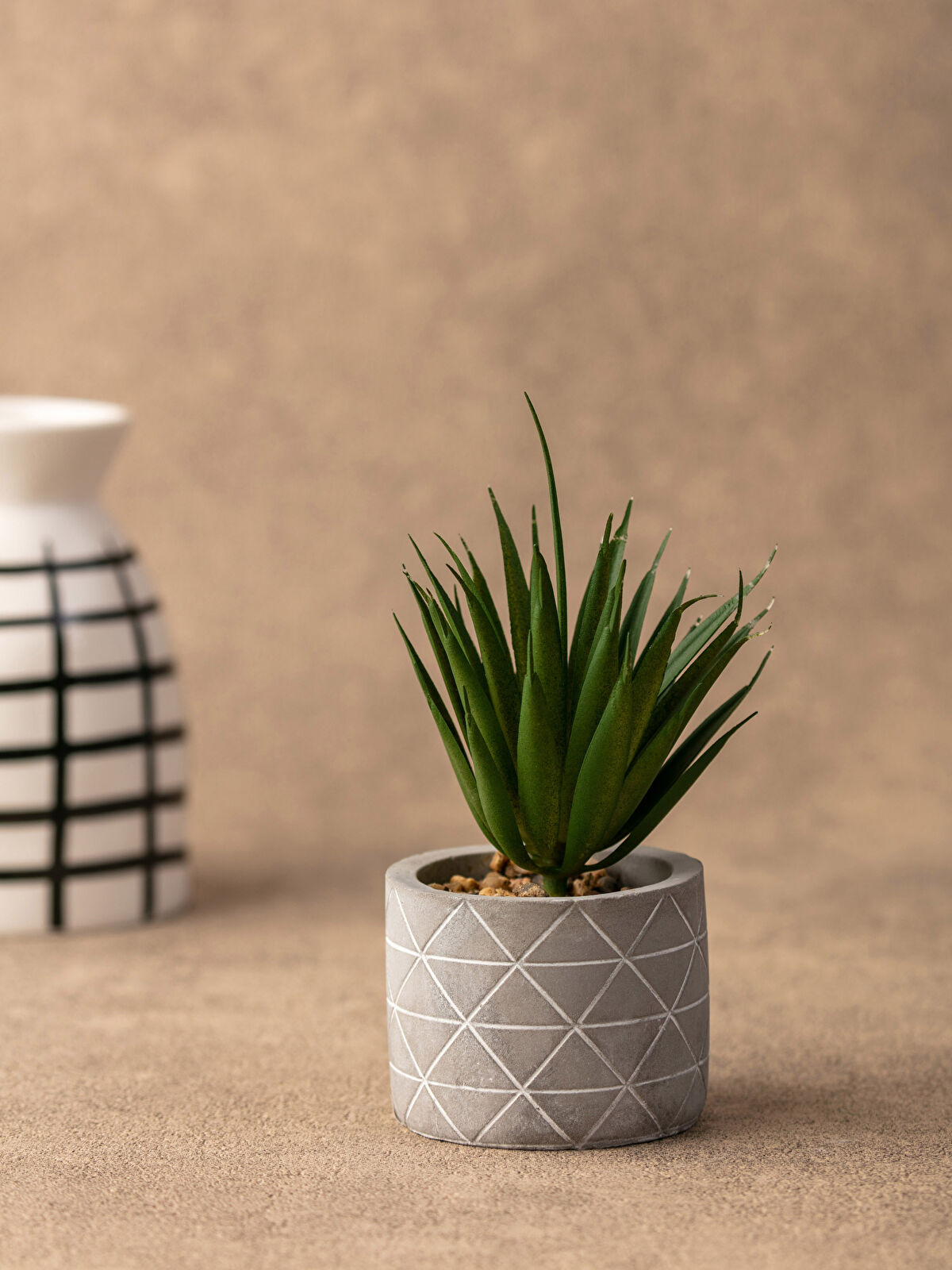 Desenli Seramik Dekoratif Yapay Çiçek Saksı 16x16x10 Cm