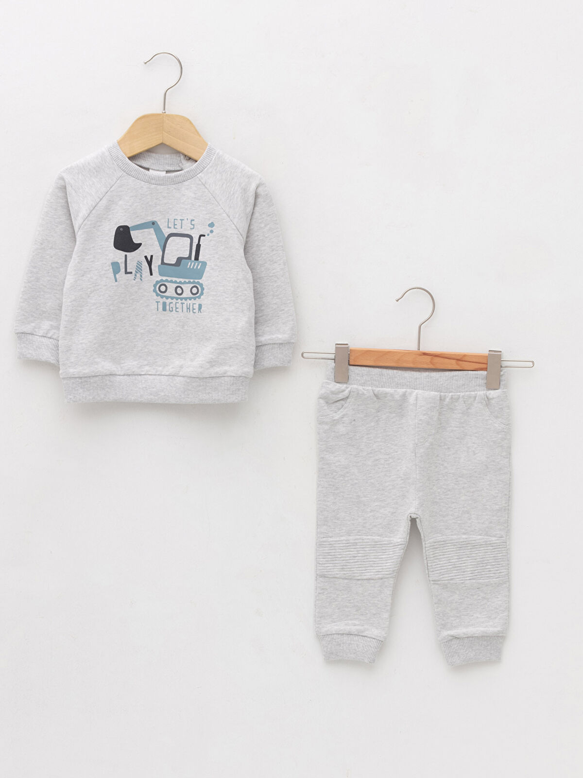 Bisiklet Yaka Uzun Kollu Erkek Bebek Sweatshirt ve Jogger Pantolon 2'li Takım Bisiklet Yaka Uzun Kollu Erkek Bebek Sweatshirt ve Jogger Pantolon 2'li Takım