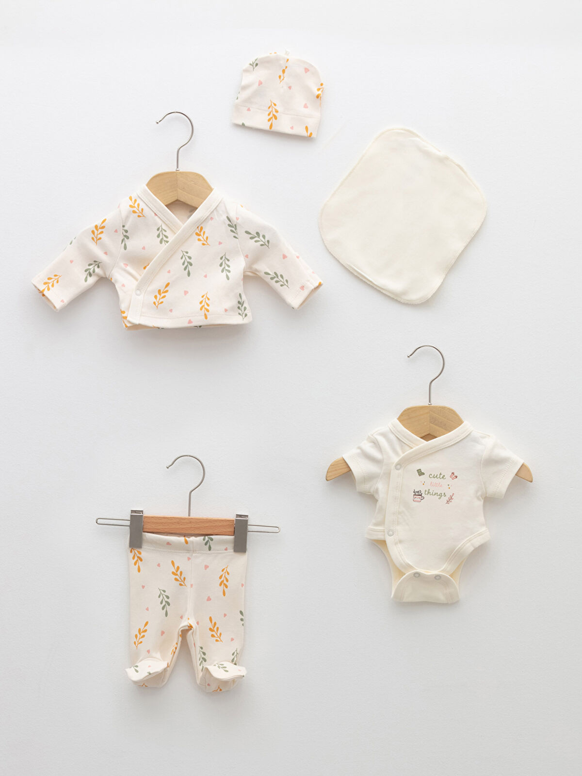 Baskılı Pamuklu Prematüre Kız Bebek Hastane Çıkış Seti 5'li