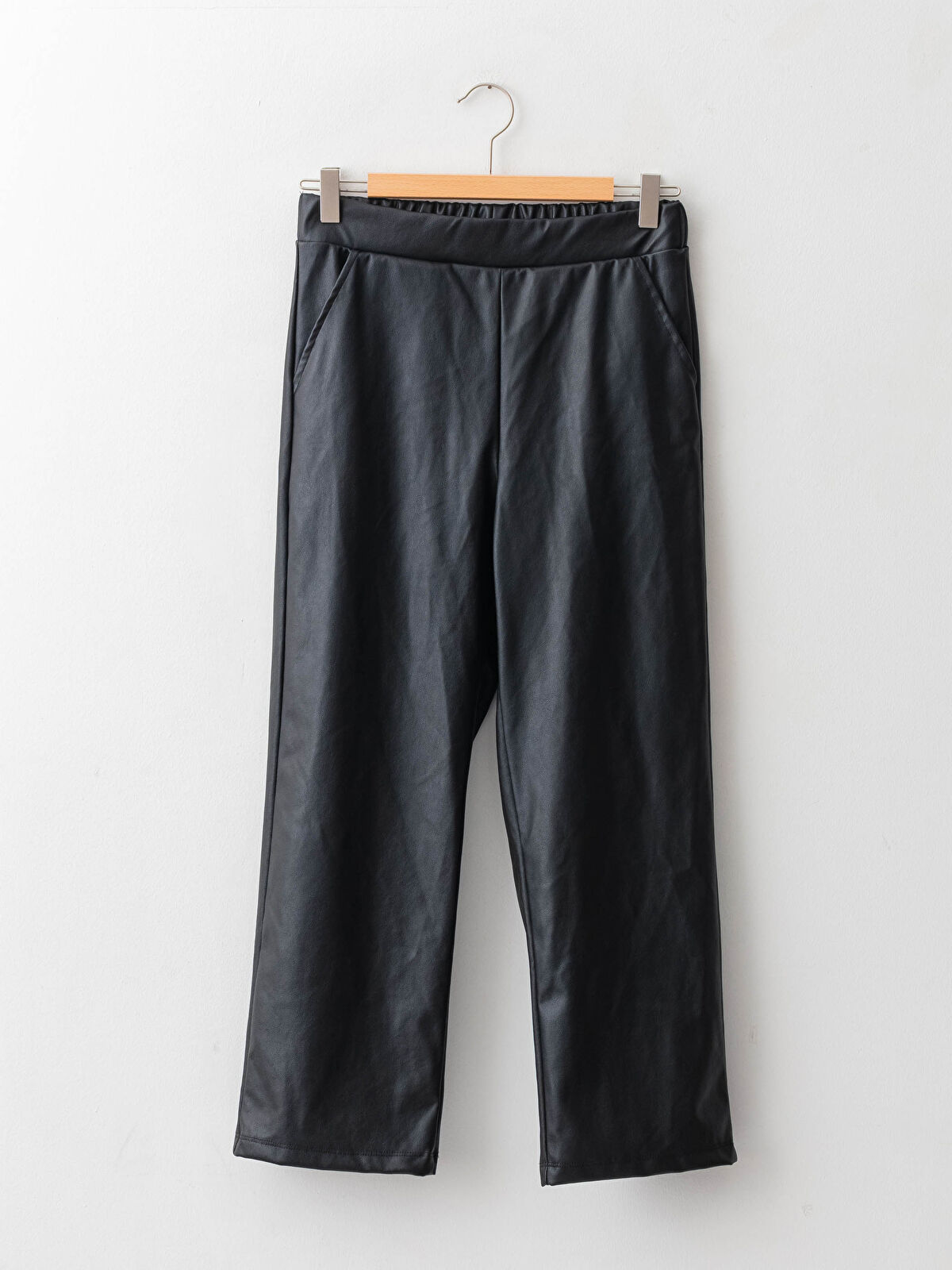 Beli Lastikli Deri Görünümlü Kız Çocuk Pantolon