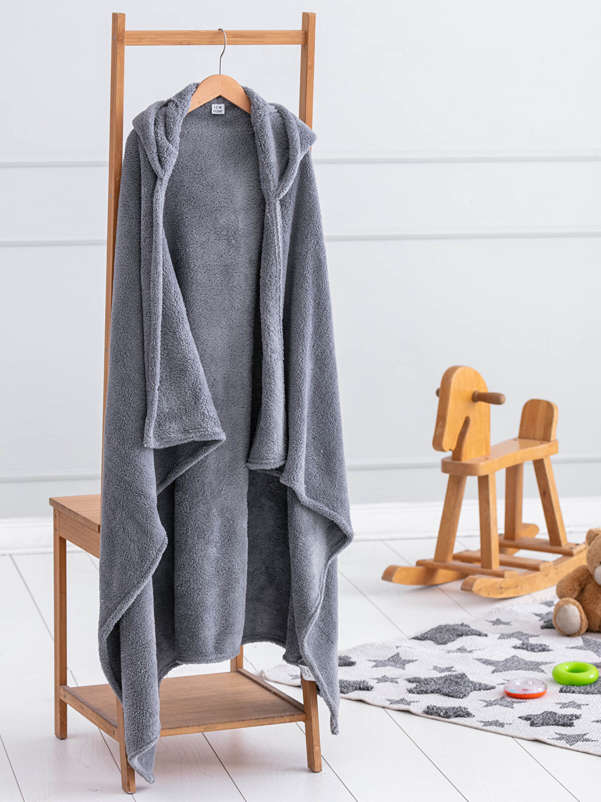 Tek Kişilik Nakış Detaylı Kapüşonlu Wellsoft Battaniye Tek Kişilik Nakış Detaylı Kapüşonlu Wellsoft Battaniye