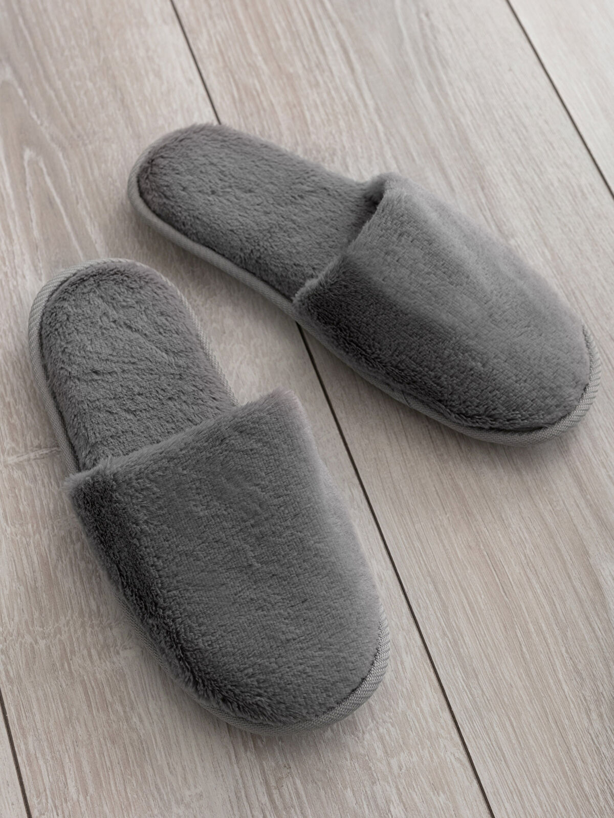 Düz Önü Kapalı Kadın Ev Terliği