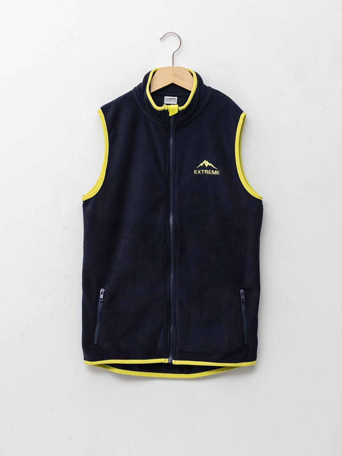 Dik Yaka Nakış Detaylı Polar Erkek Çocuk Fermuarlı Yelek