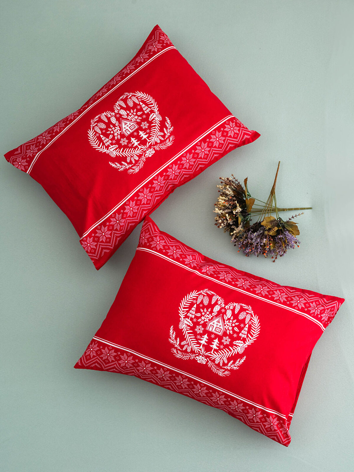 Yılbaşı Temalı Baskılı Dokuma Yastık Kılıfı 2'li Yılbaşı Temalı Baskılı Dokuma Yastık Kılıfı 2'li