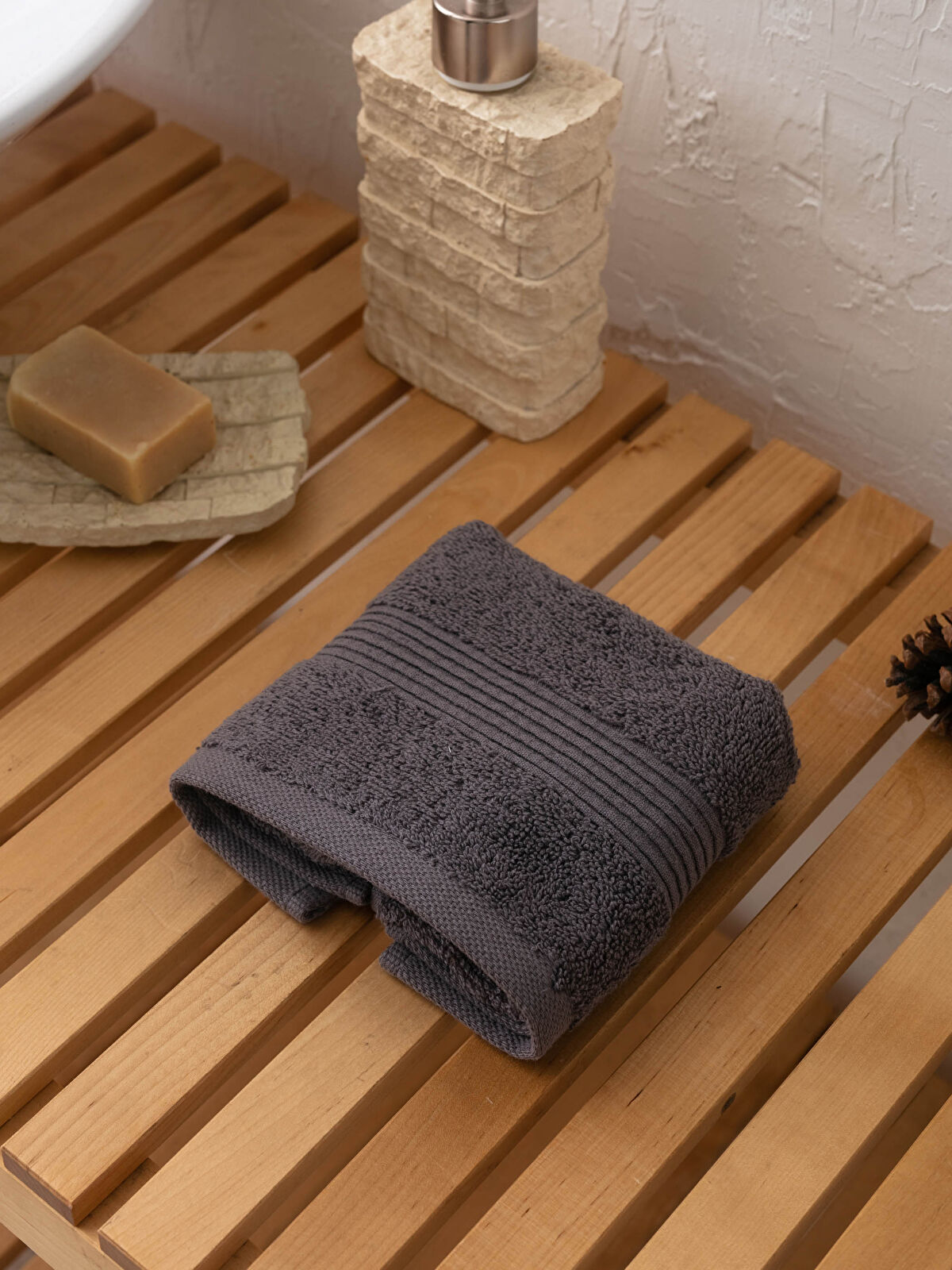 Çizgi Detaylı Düz El Havlusu 30x50 Cm