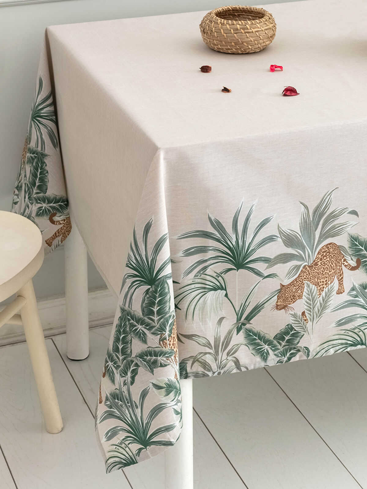 Çiçek Baskılı Masa Örtüsü 150x200 Cm