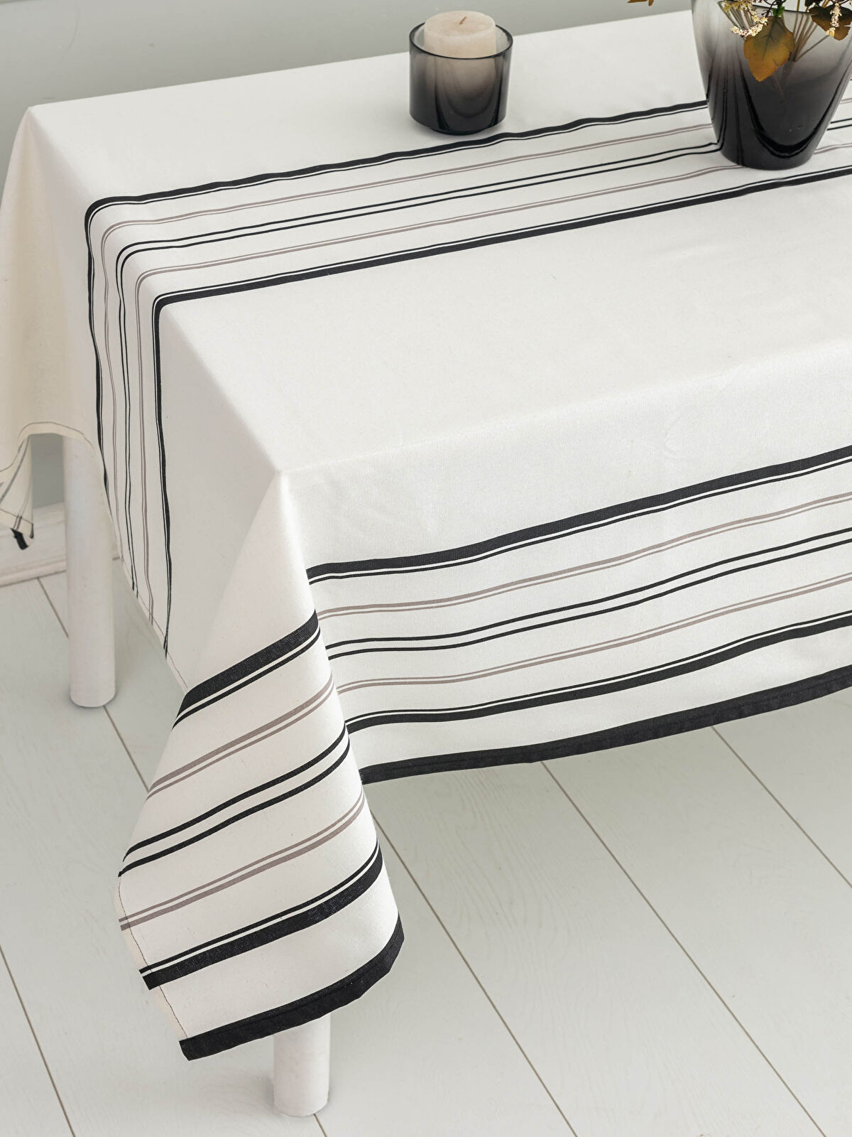Çizgili Pamuklu Masa Örtüsü 150x200 Cm