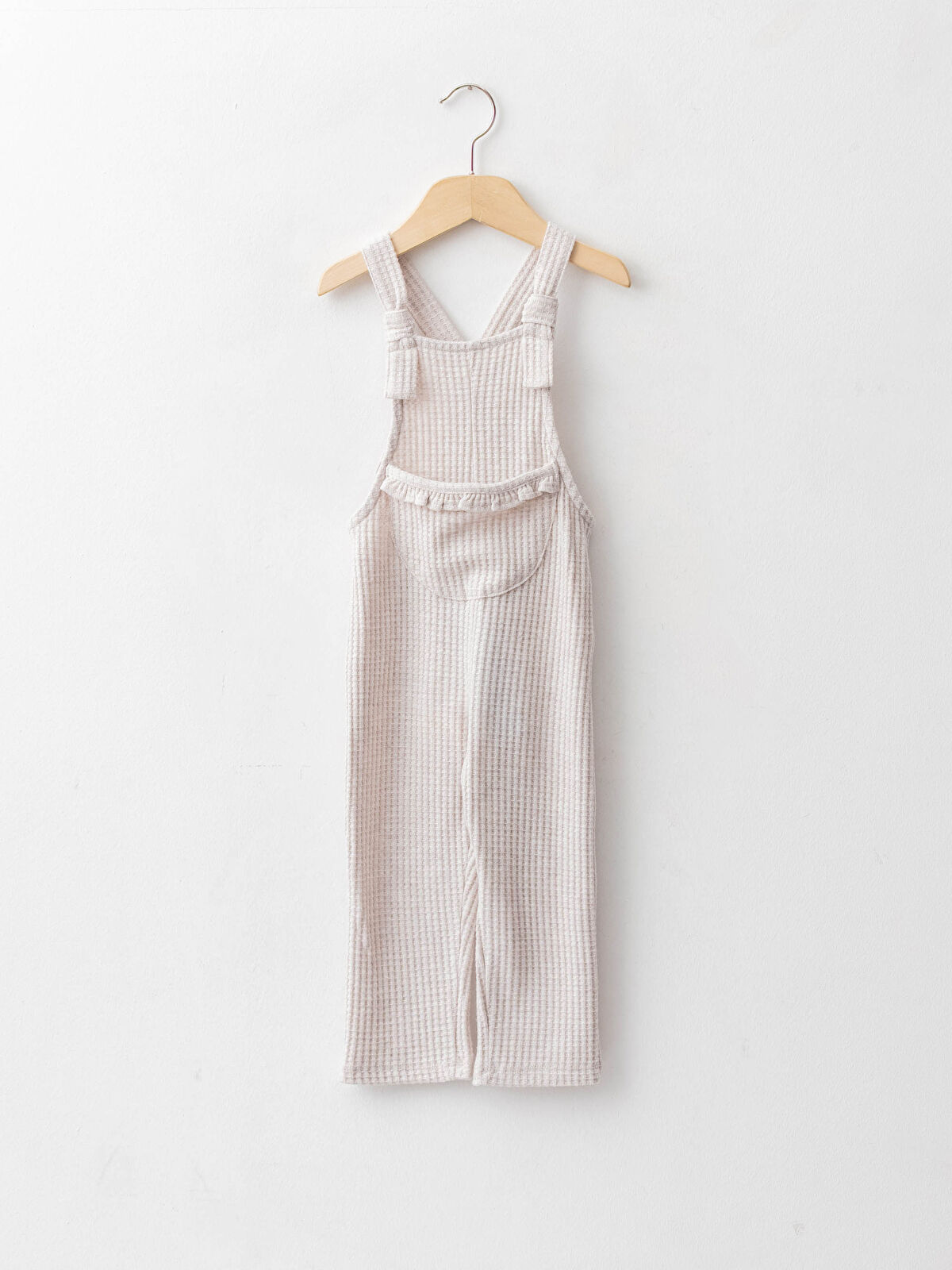 Kare Yaka Askılı Kendinden Desenli Kız Bebek Tulum