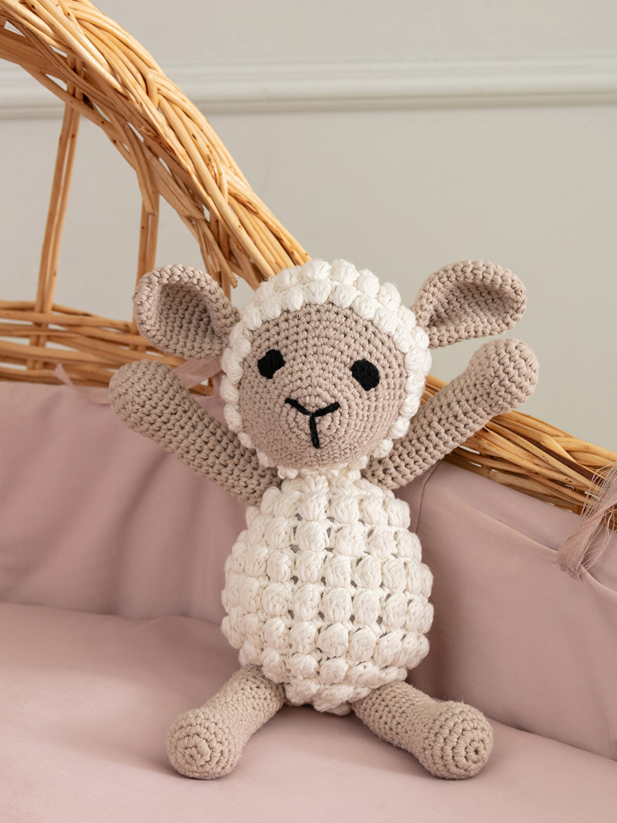 Triko Dolgulu Amigurumi Kuzu Uyku Arkadaşı