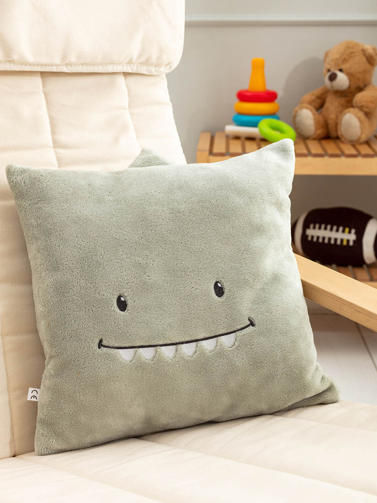 Nakış Detaylı Dolgulu Pelüş Bebek Kırlent 40x40 Cm Nakış Detaylı Dolgulu Pelüş Bebek Kırlent 40x40 Cm