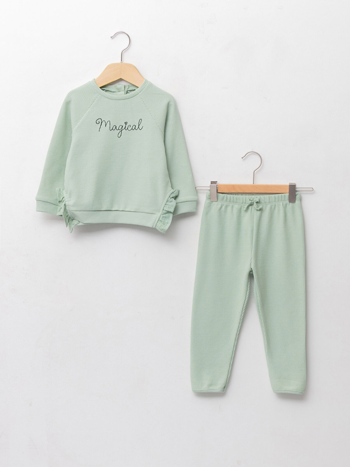 Bisiklet Yaka Uzun Kollu Nakış Detaylı Kız Bebek Sweatshirt ve Pantolon 2'li Takım