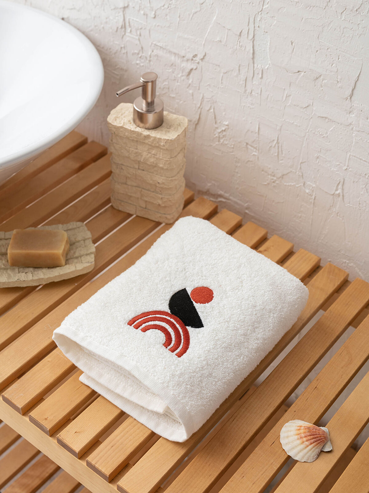 Nakış Detaylı Bukle Yüz Havlusu 50x80 Cm