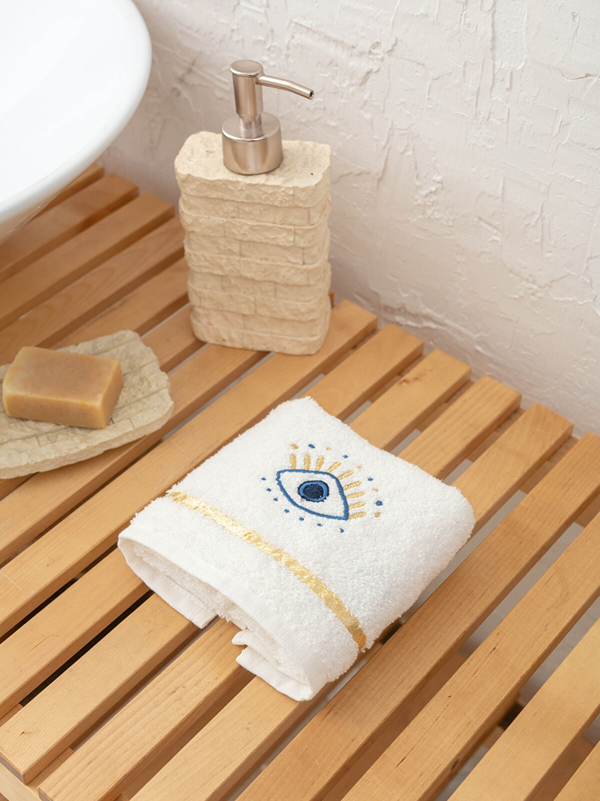 Nakış Detaylı Bukle El Havlusu 30x50 Cm