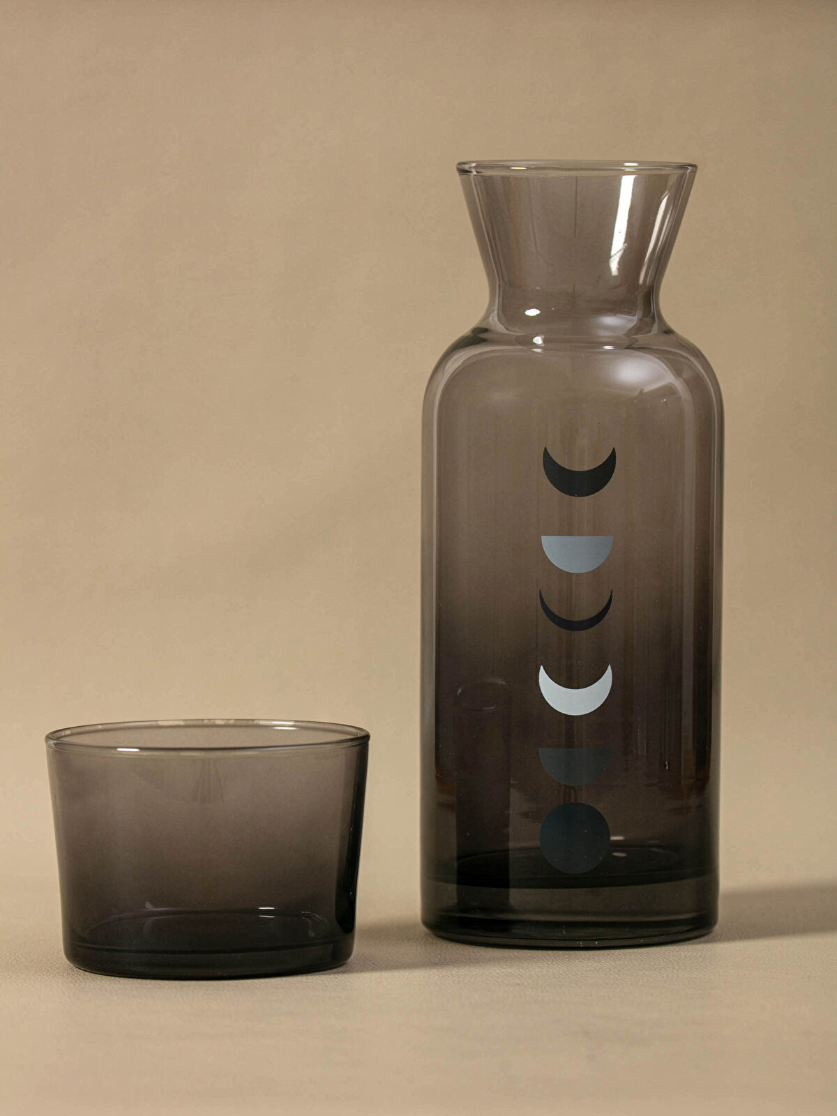 Baskılı Kapaklı Cam Sürahi 700 Ml