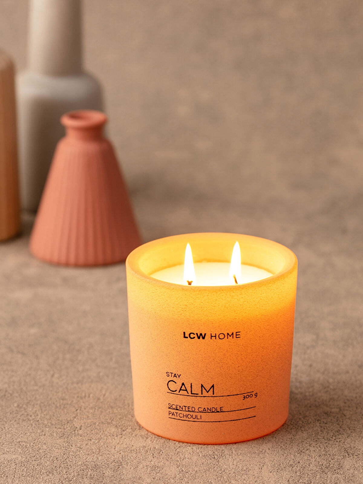 Slogan Baskılı Patchoulı Kokulu Beton Dekoratif Mum 300 Gr Slogan Baskılı Patchoulı Kokulu Beton Dekoratif Mum 300 Gr