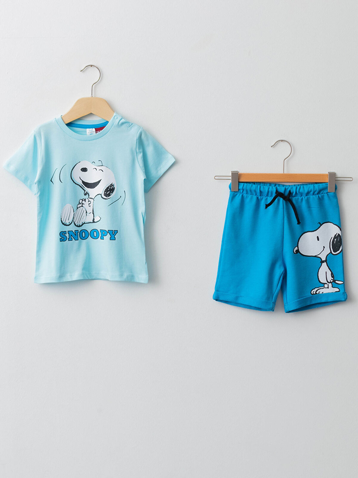 Bisiklet Yaka Kısa Kollu Snoopy Baskılı Pamuklu Tişört ve Şort 2'li Takım