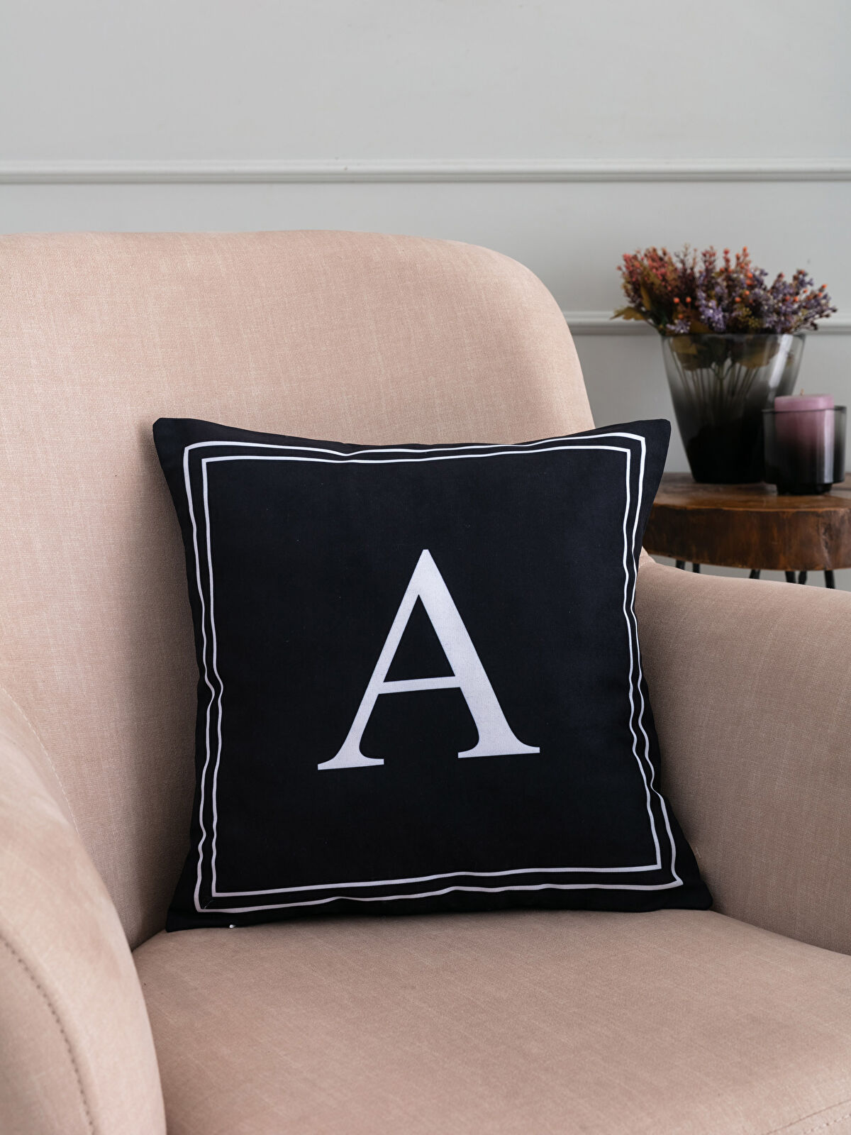A Harfi Baskılı Kırlent Kılıfı 45x45 Cm