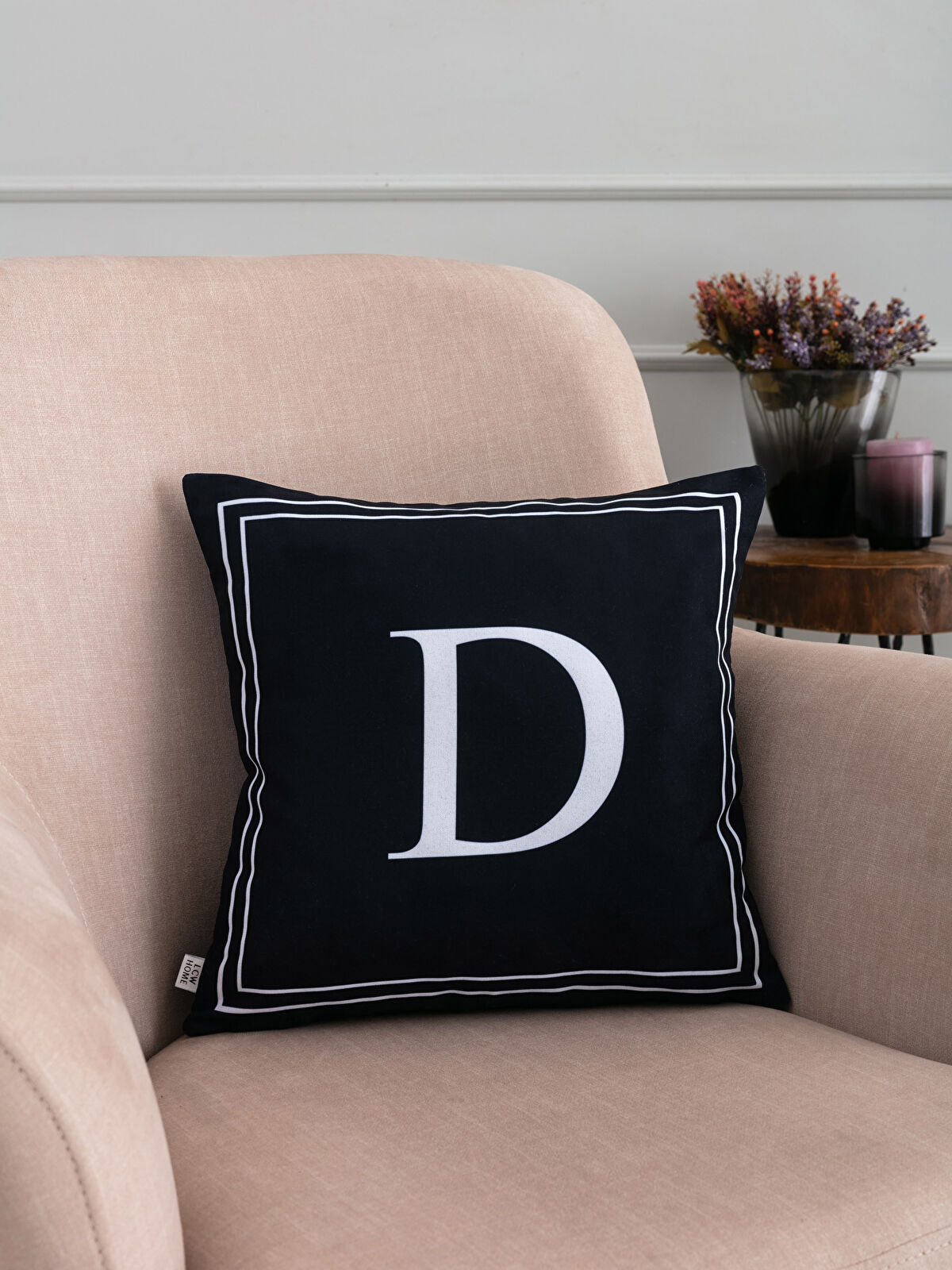 D Harfi Baskılı Kırlent Kılıfı 45x45 Cm