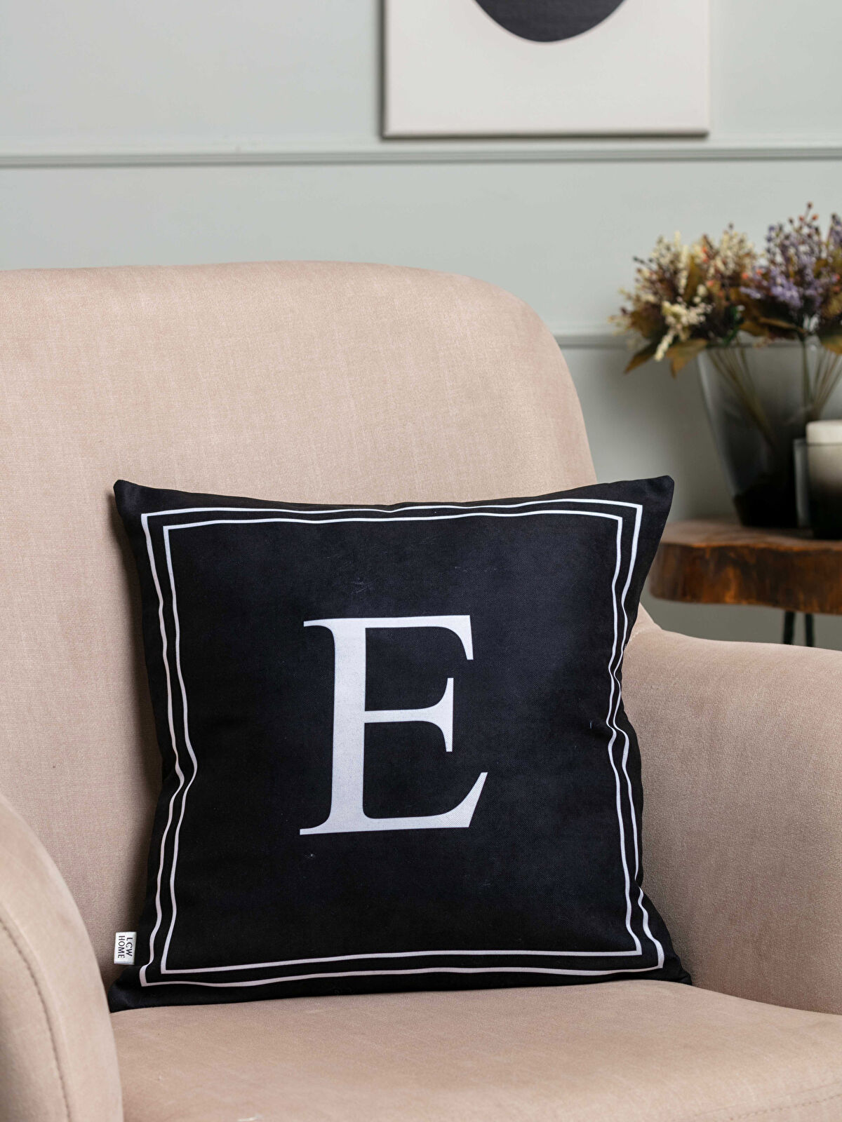 E Harfi Baskılı Petek Kırlent Kılıfı 45x45 Cm