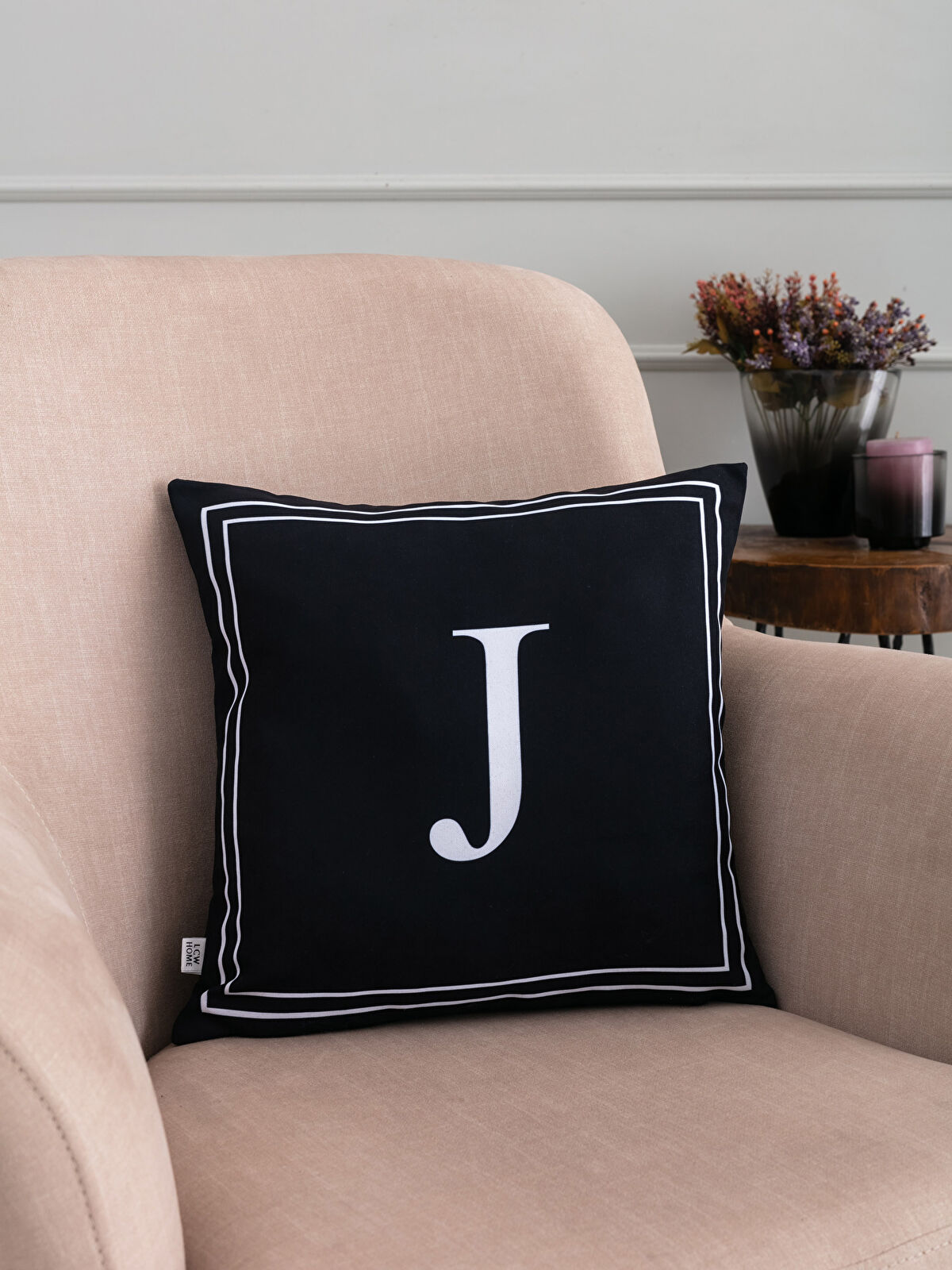 J Harfi Baskılı Kırlent Kılıfı 45x45 Cm