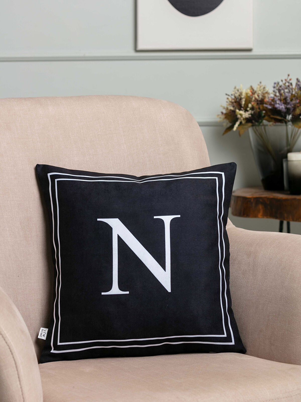 N Harfi Baskılı Petek Kırlent Kılıfı 45x45 Cm