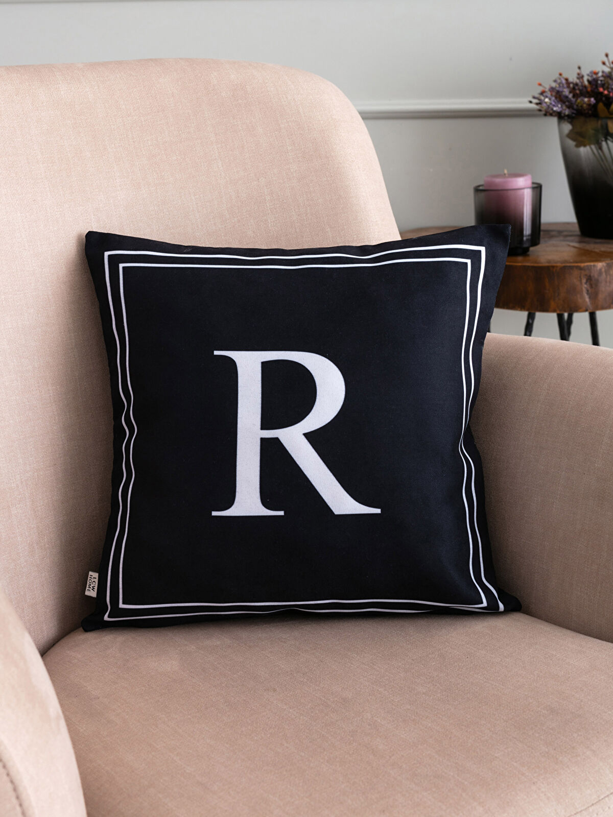 R Harfi Baskılı Kırlent Kılıfı 45x45 Cm