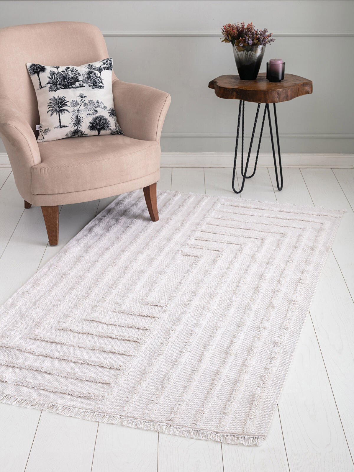 Kendinden Desenli Saçaklı Halı 160x230 Cm