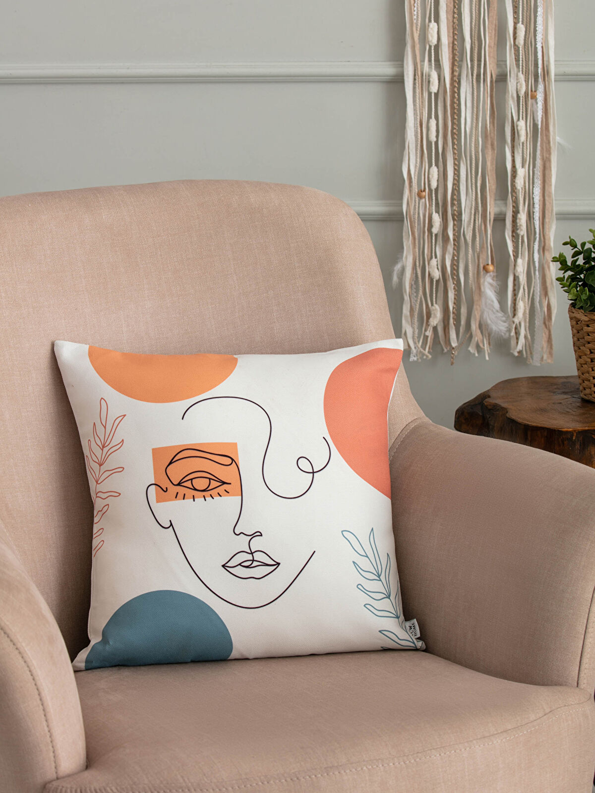 Baskılı Dolgulu Kırlent 45x45 Cm