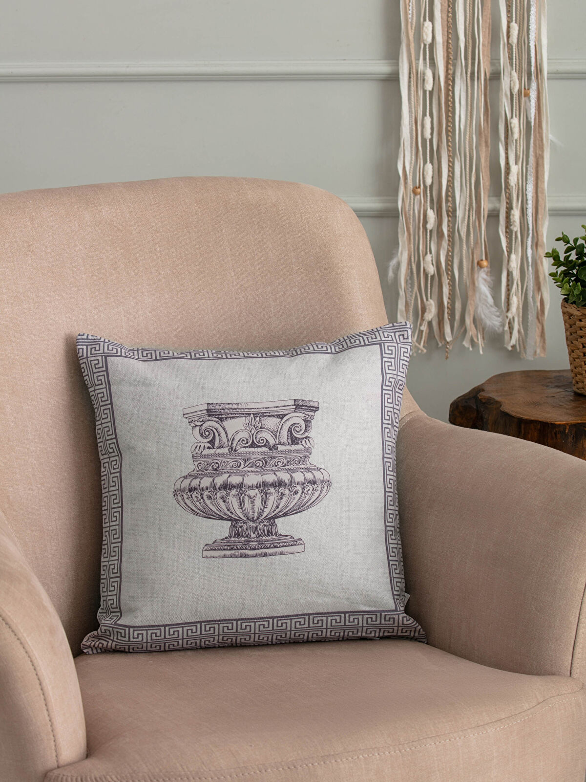 Baskılı Dolgulu Kırlent 45x45 Cm