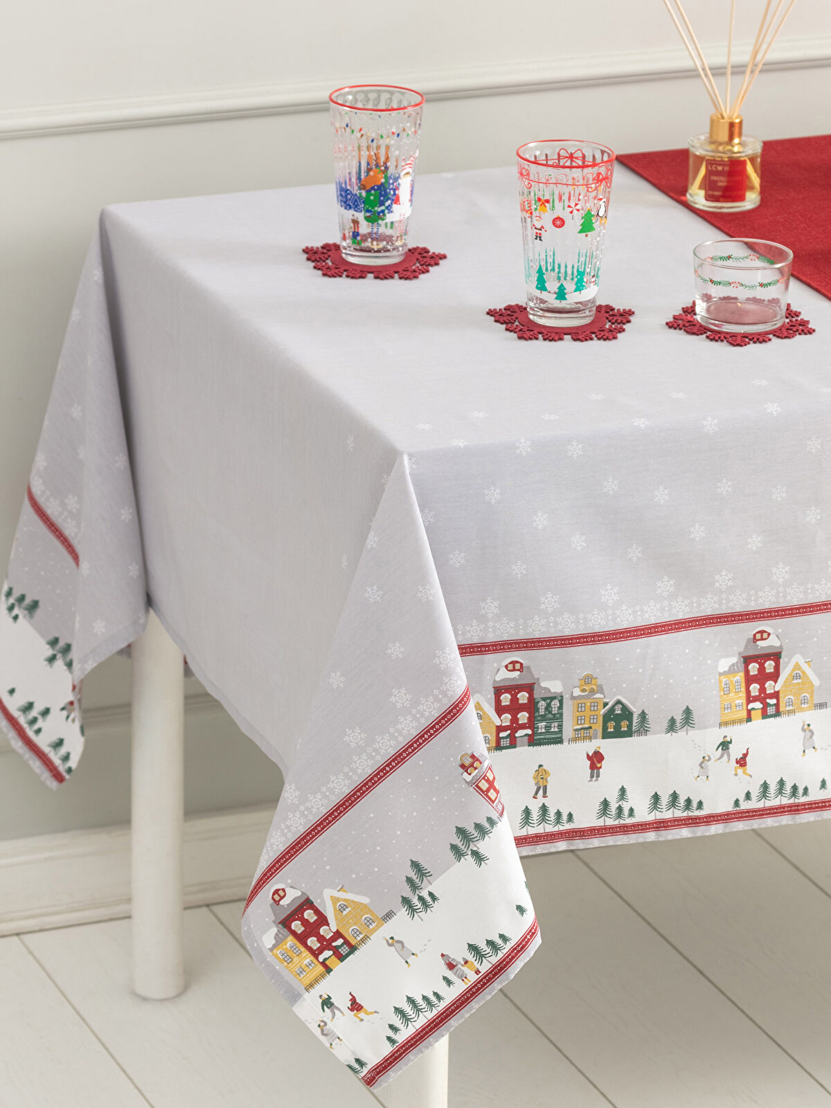 Yılbaşı Temalı Masa Örtüsü 150x200 Cm