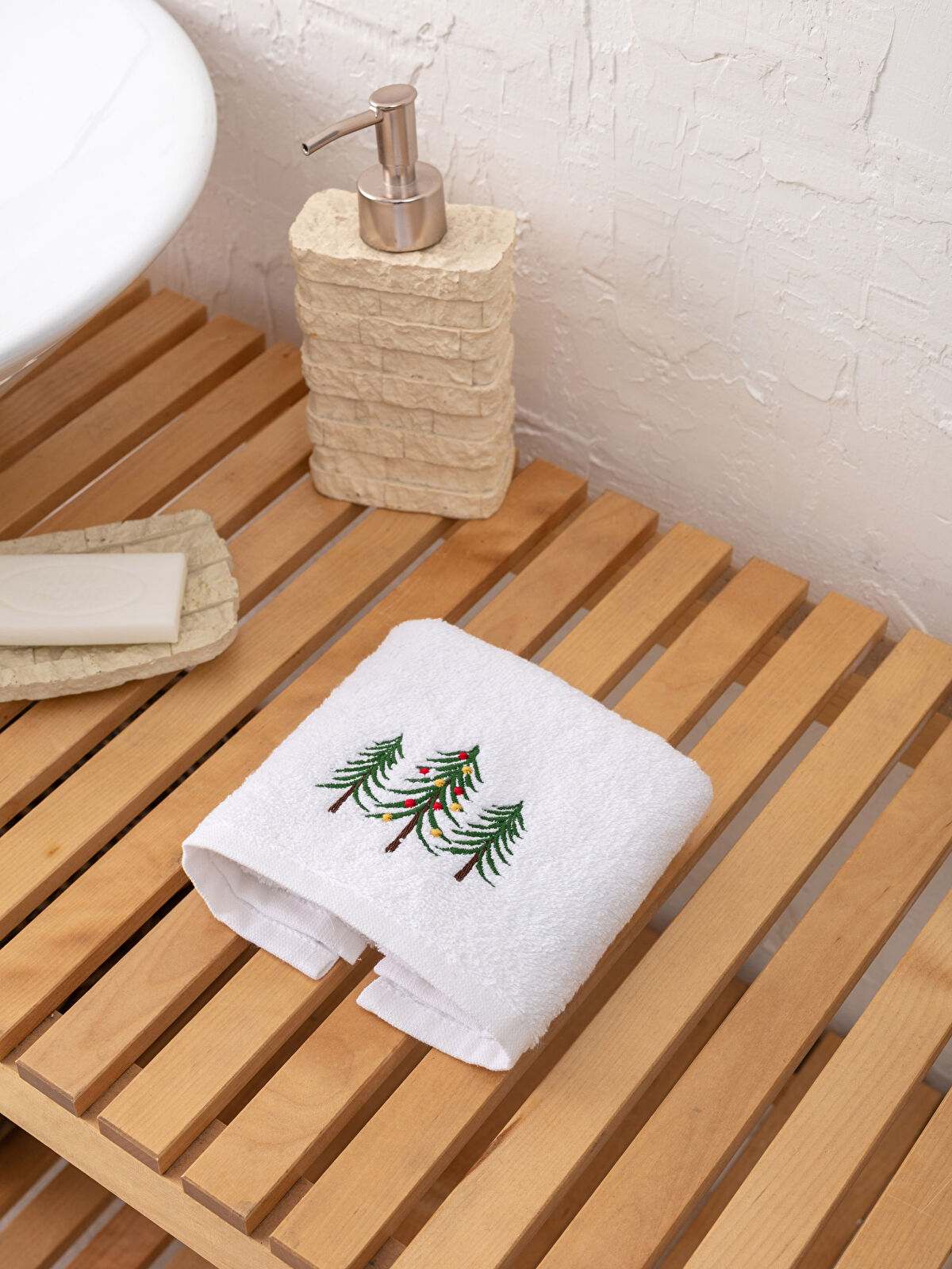 Yılbaşı Temalı Nakış Detaylı Bukle El Havlusu 30x50 Cm