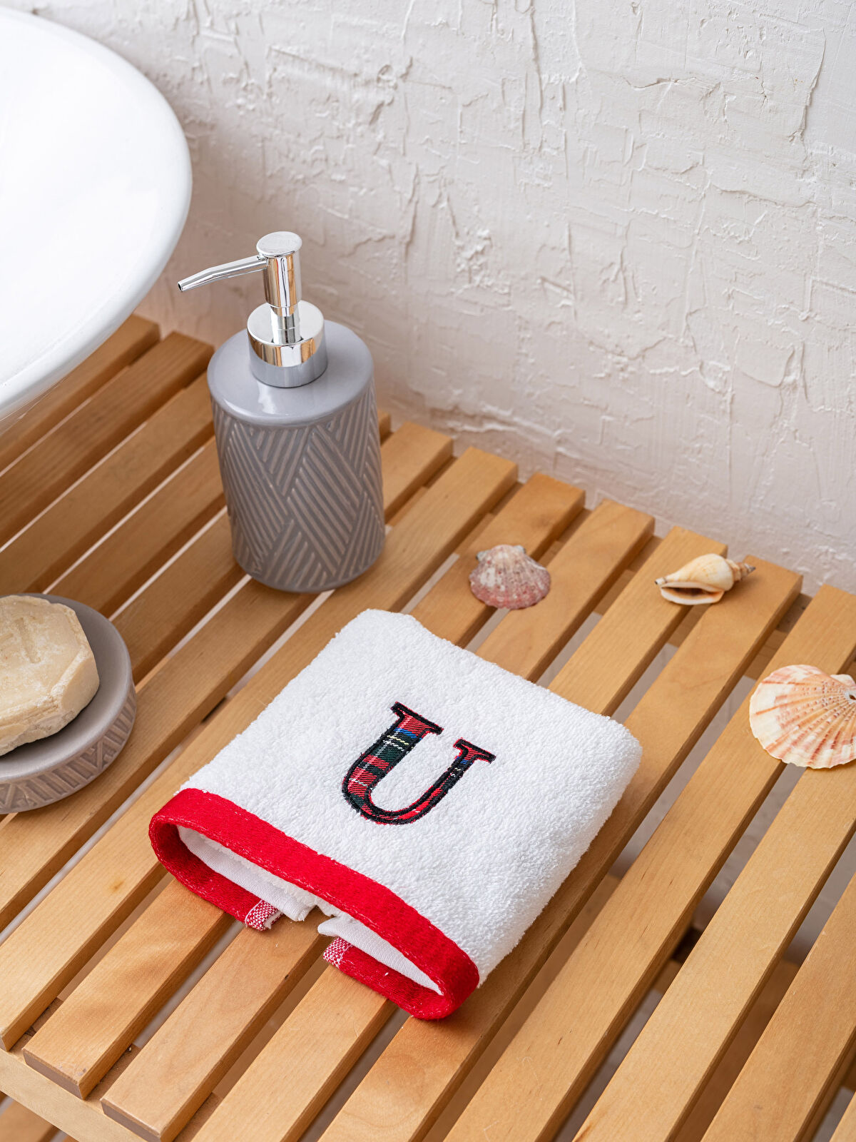 U Harfi Nakışlı Bukle El Havlusu 30x50 Cm